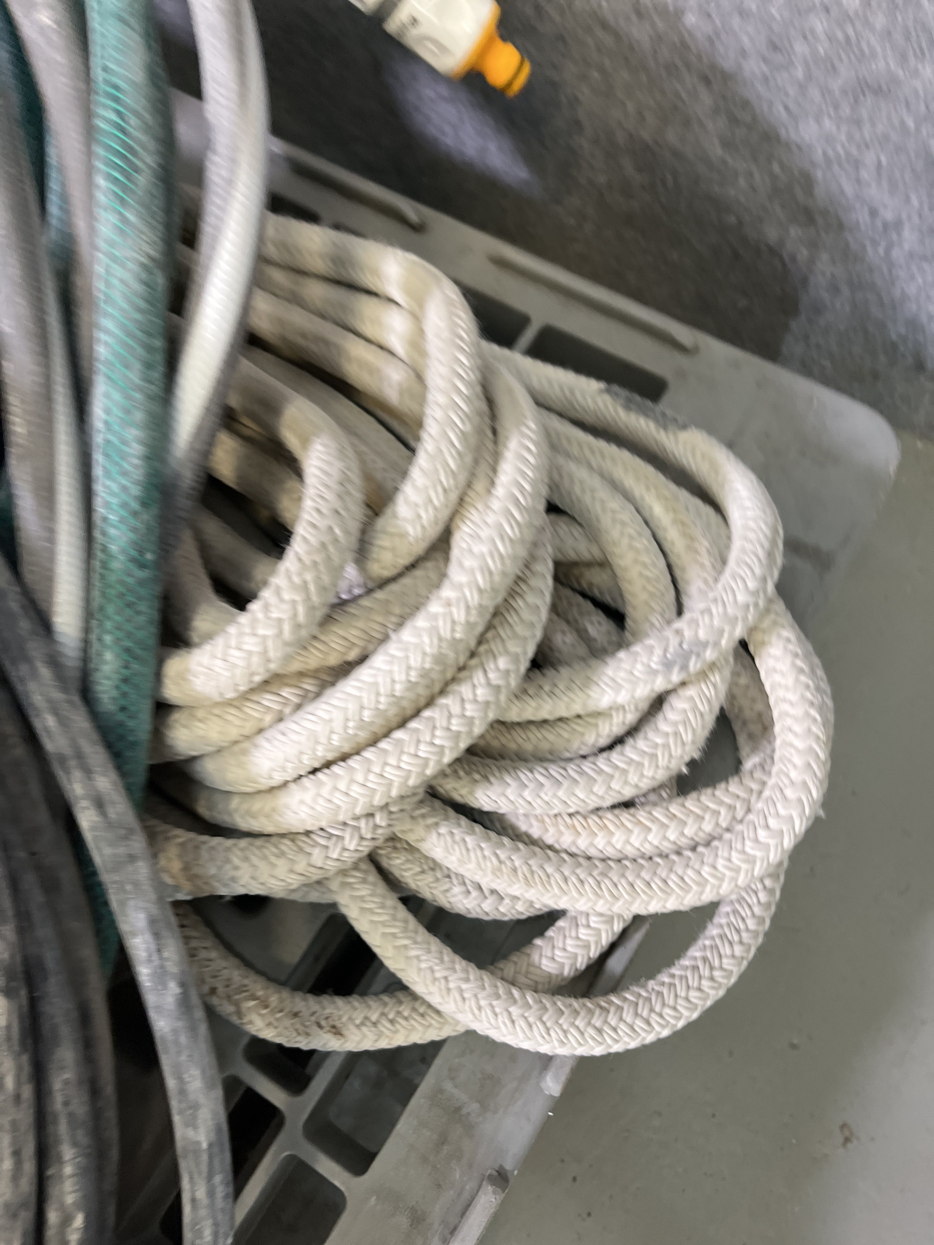 Pallet with cabling, hose, rope - PS Auction - We value the future ...