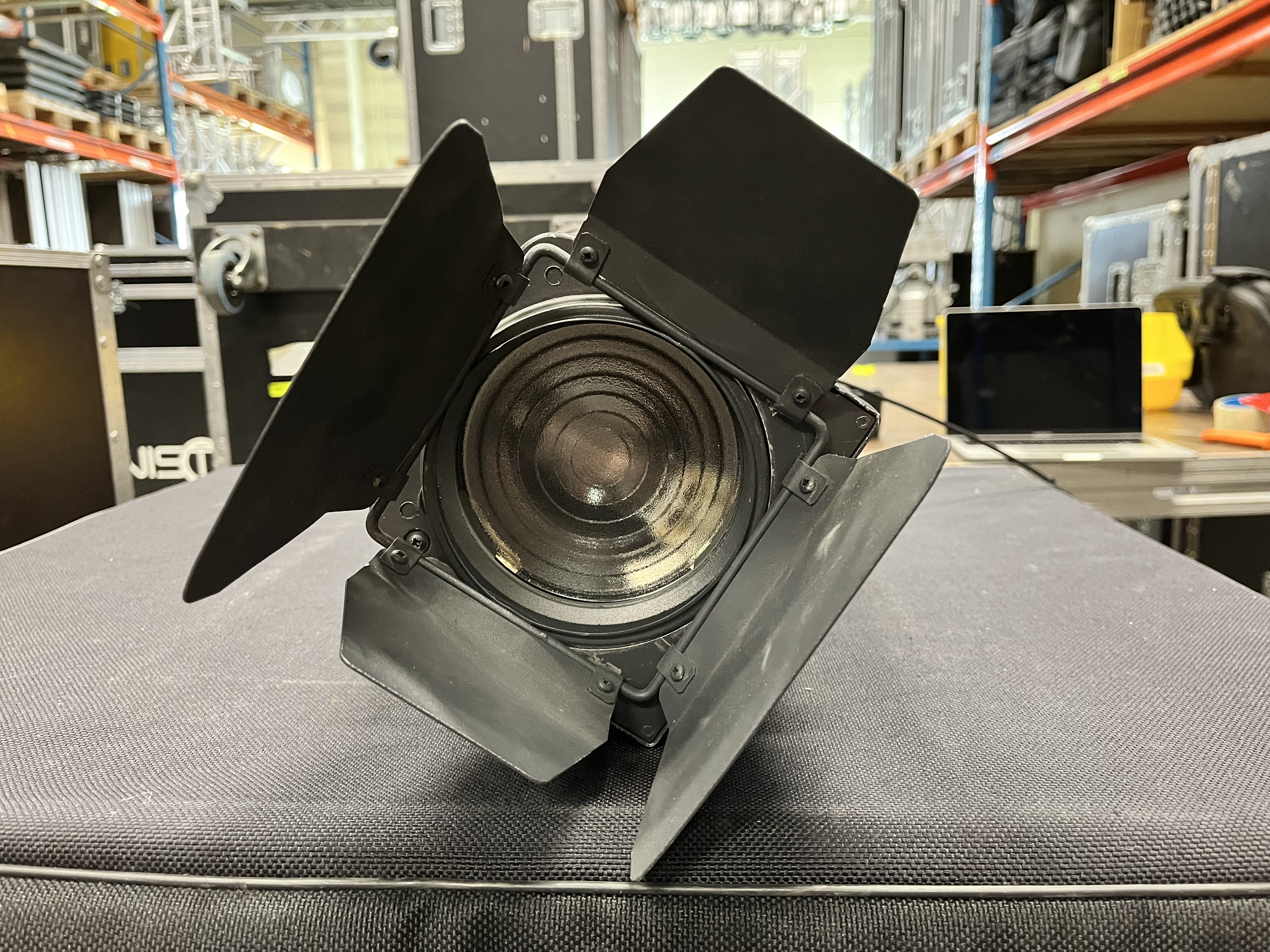 Scenbelysning Aclaim fresnel 300-650W - 5st - Auktioner online ...