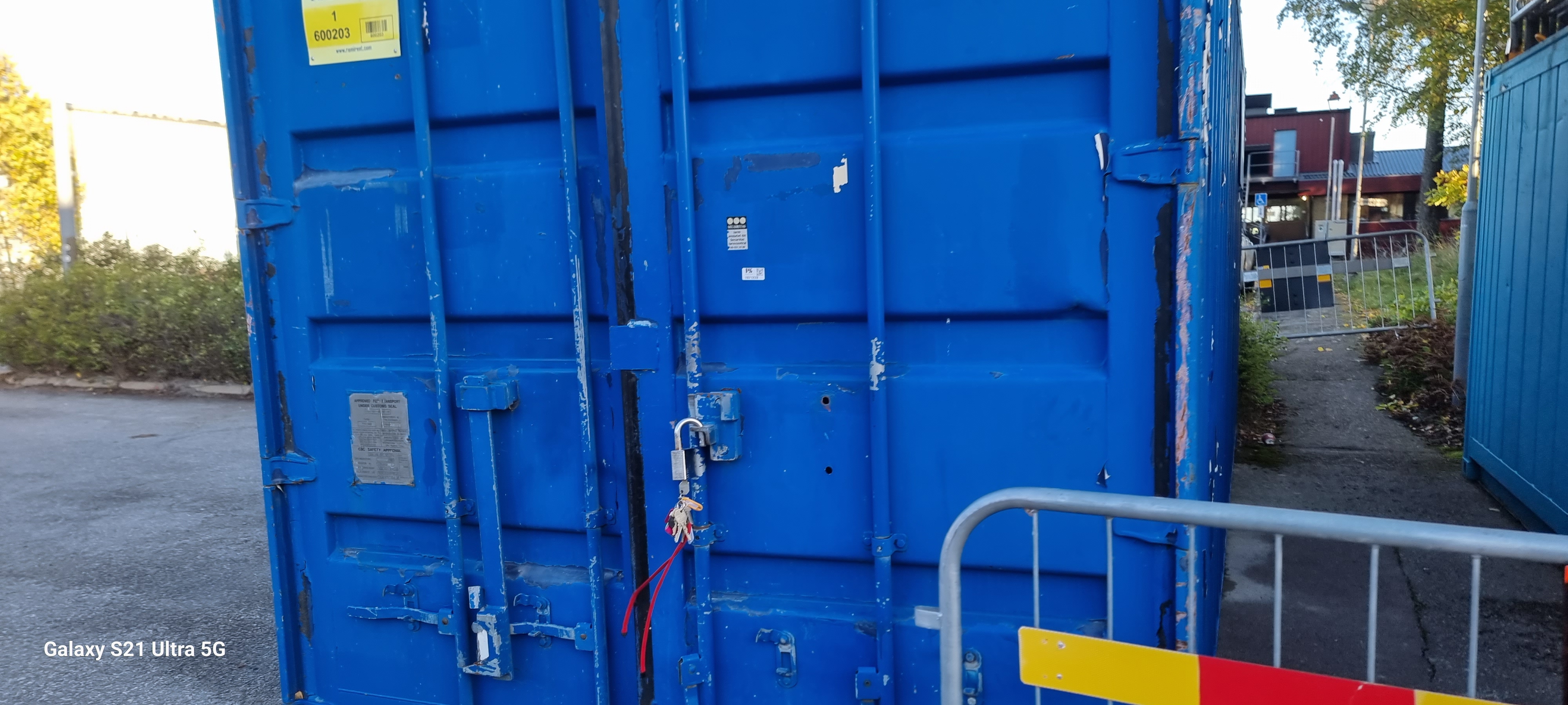 20 ft Container including contents - PS Auction - We value the future ...