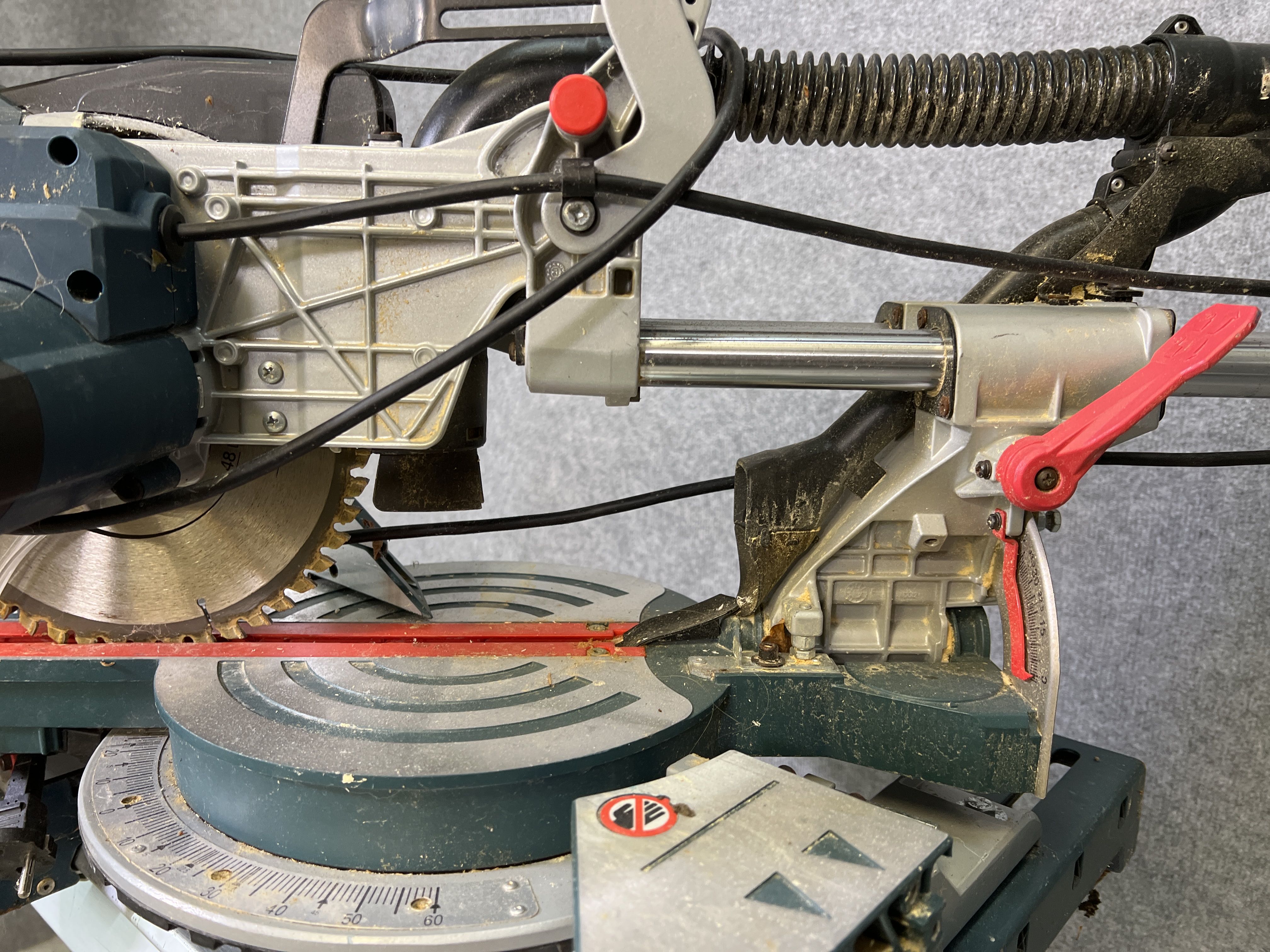 Bosch Kap/Ger saw / Saw table Bosch - PS Auction - We value the future ...