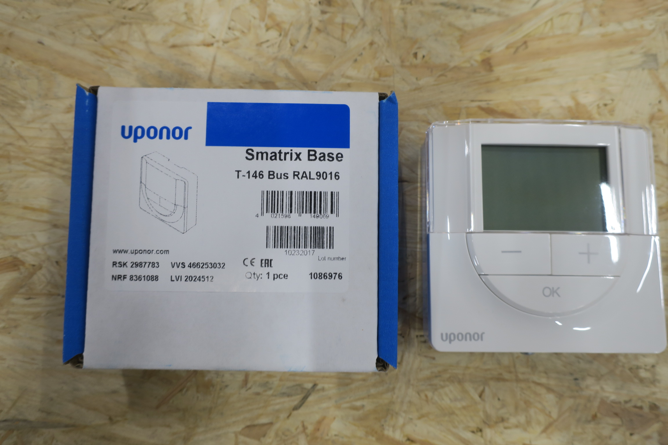 13 thermostats with display Uponor smatrix base T-146 Bus RAL9016 - PS ...