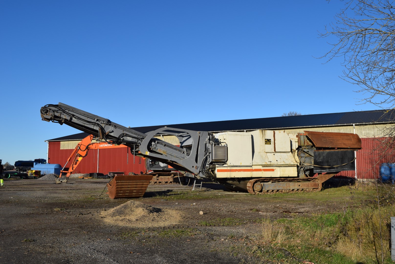 Mobile crushing plant Metso Lokotrack LT 3054 - PS Auction - We value ...