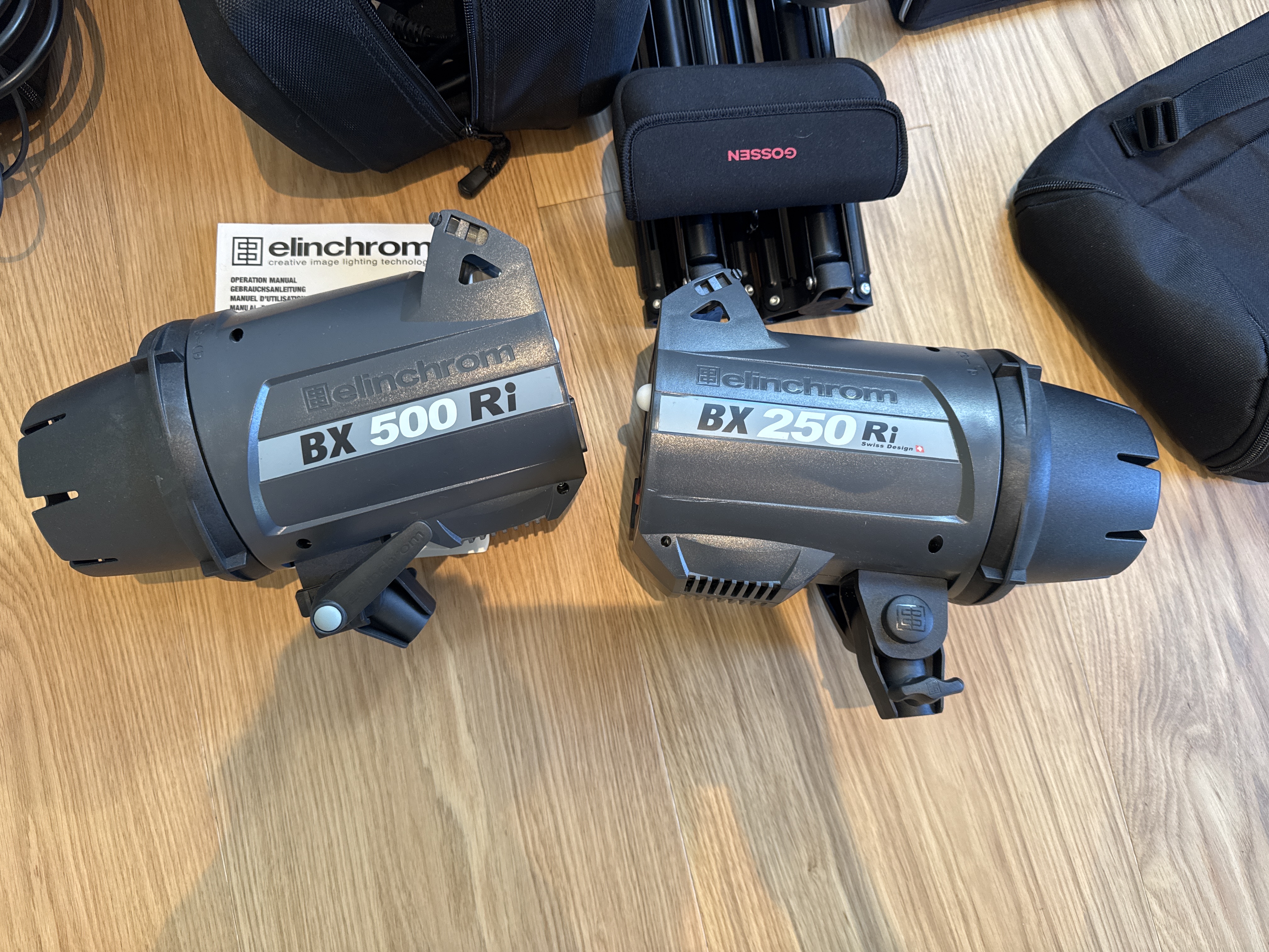 Elinchrom BX 500 & 250 Ri, gossen ljusmätare och skärmar - Auktioner ...
