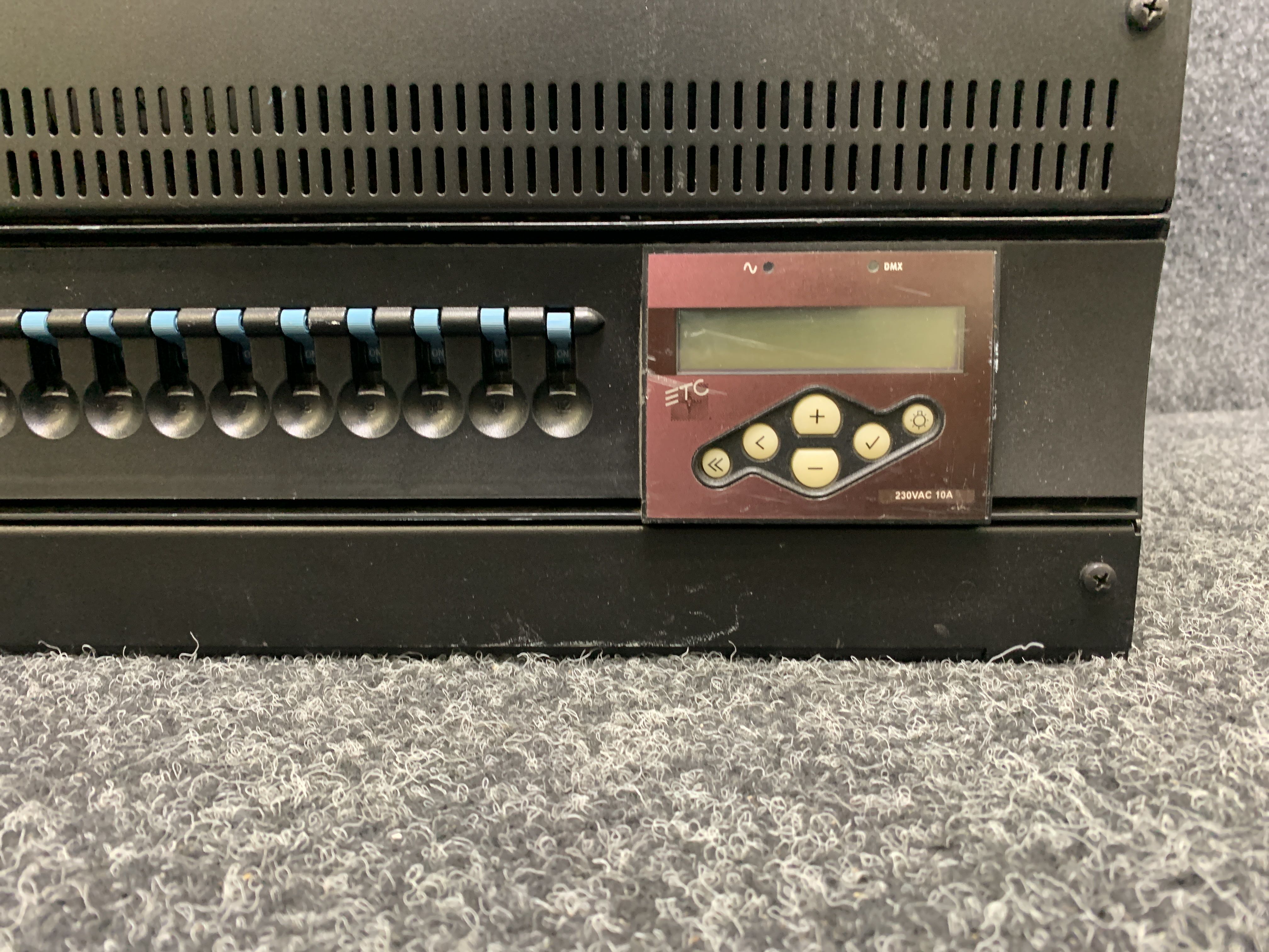 Dimmerpack, ETC SmartPack 12-kanals - Auktioner online - Nätauktioner ...