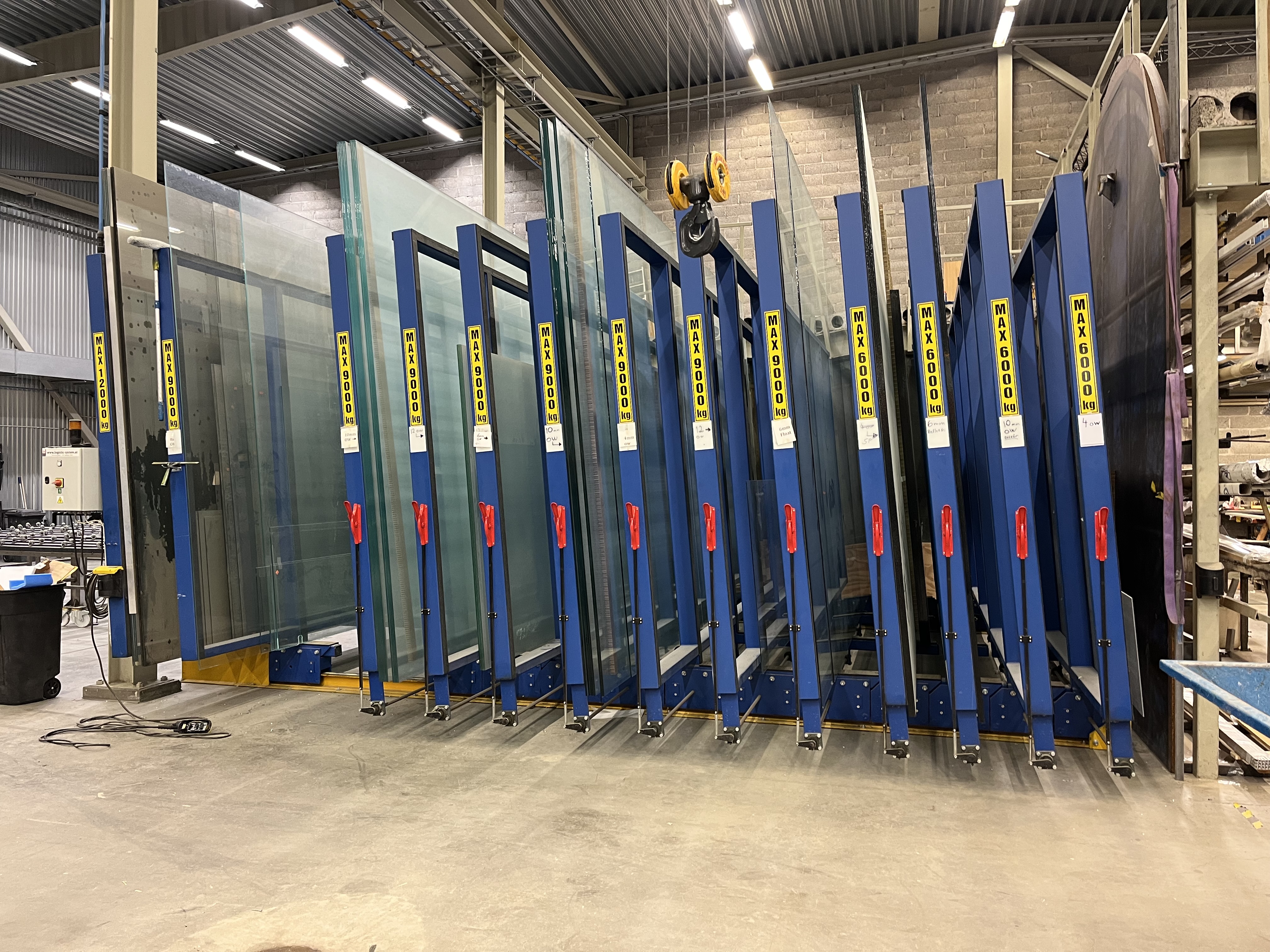 Racking for jumbo glass - Logistic System - PS Auction - We value the ...