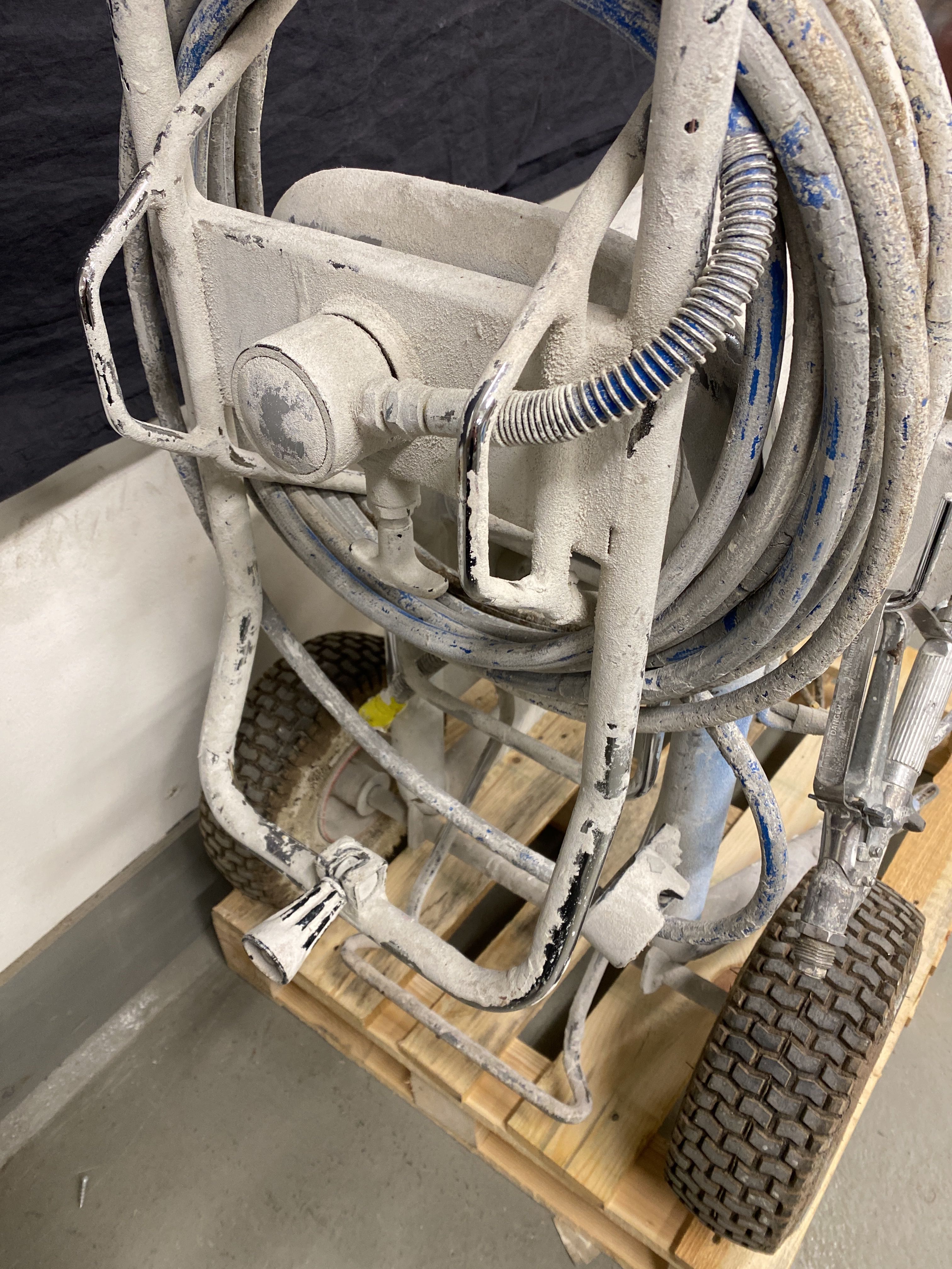 Electric spray gun - Graco ULTRA MAX II 795 - PS Auction - We value the ...