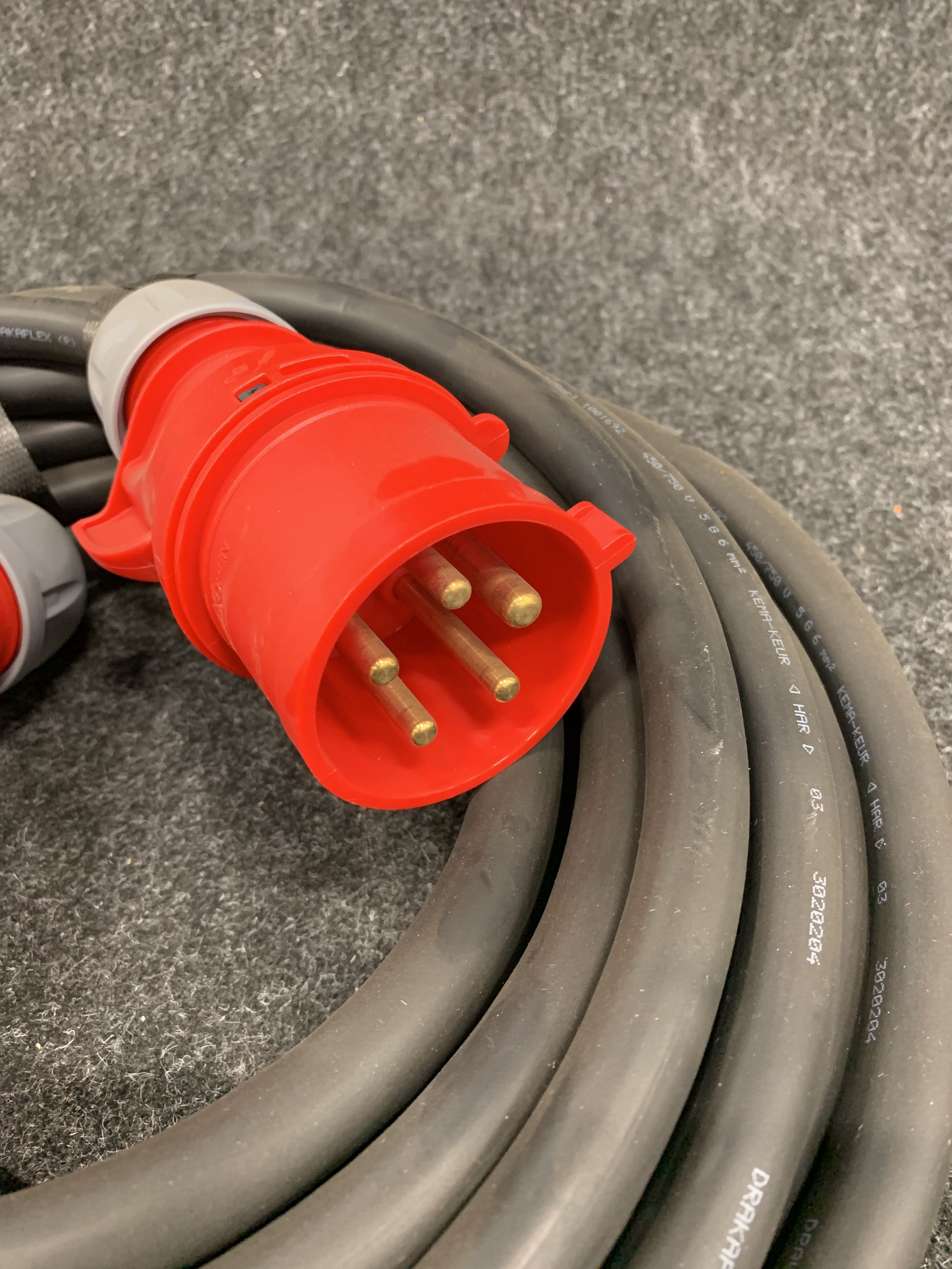 Motorkabel Amiga 32A 10 meter - Auktioner online - Nätauktioner & Konkursauktioner | PS Auction