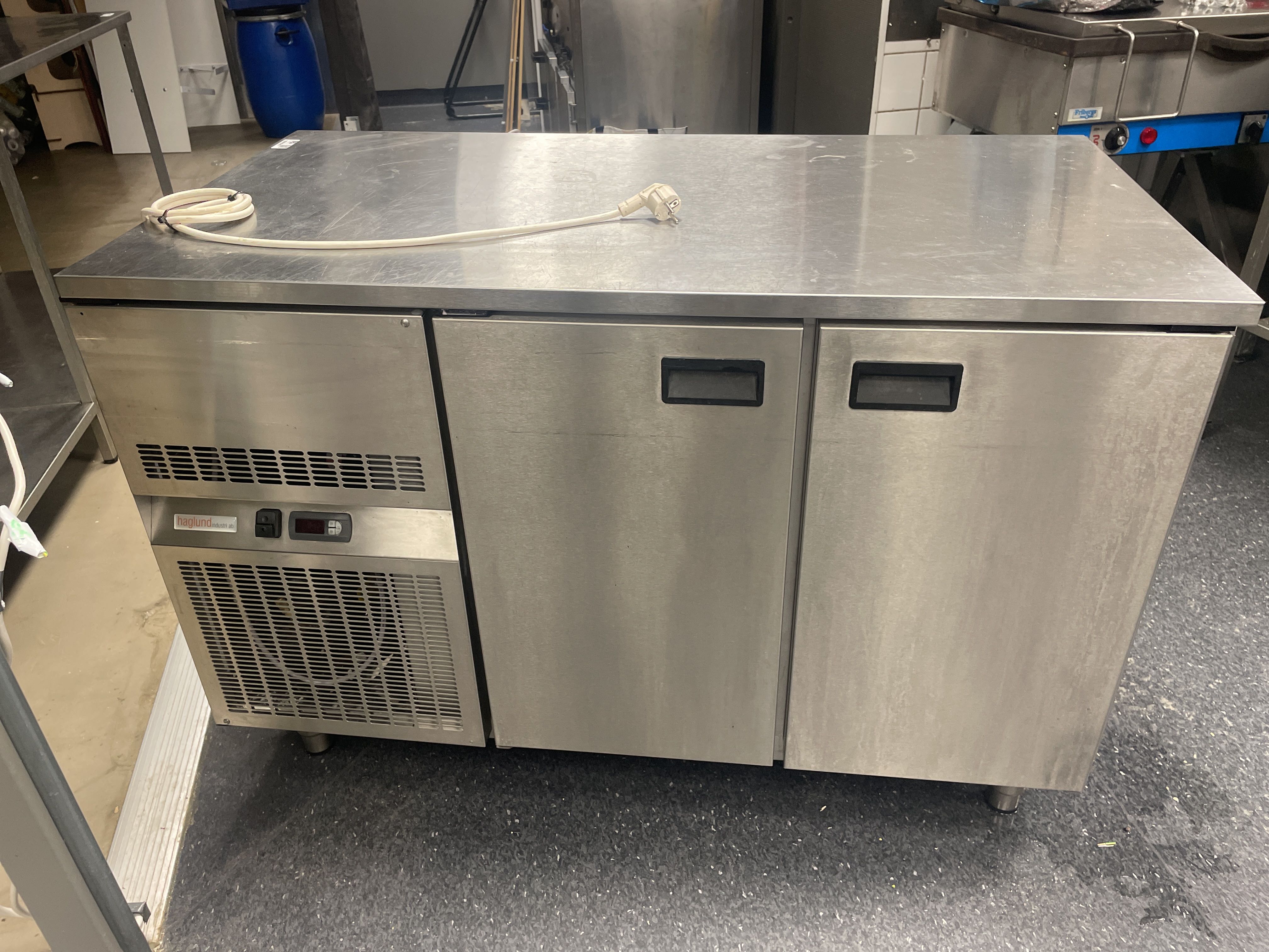 Cooling bench Haglund - PS Auction - We value the future - Largest in ...