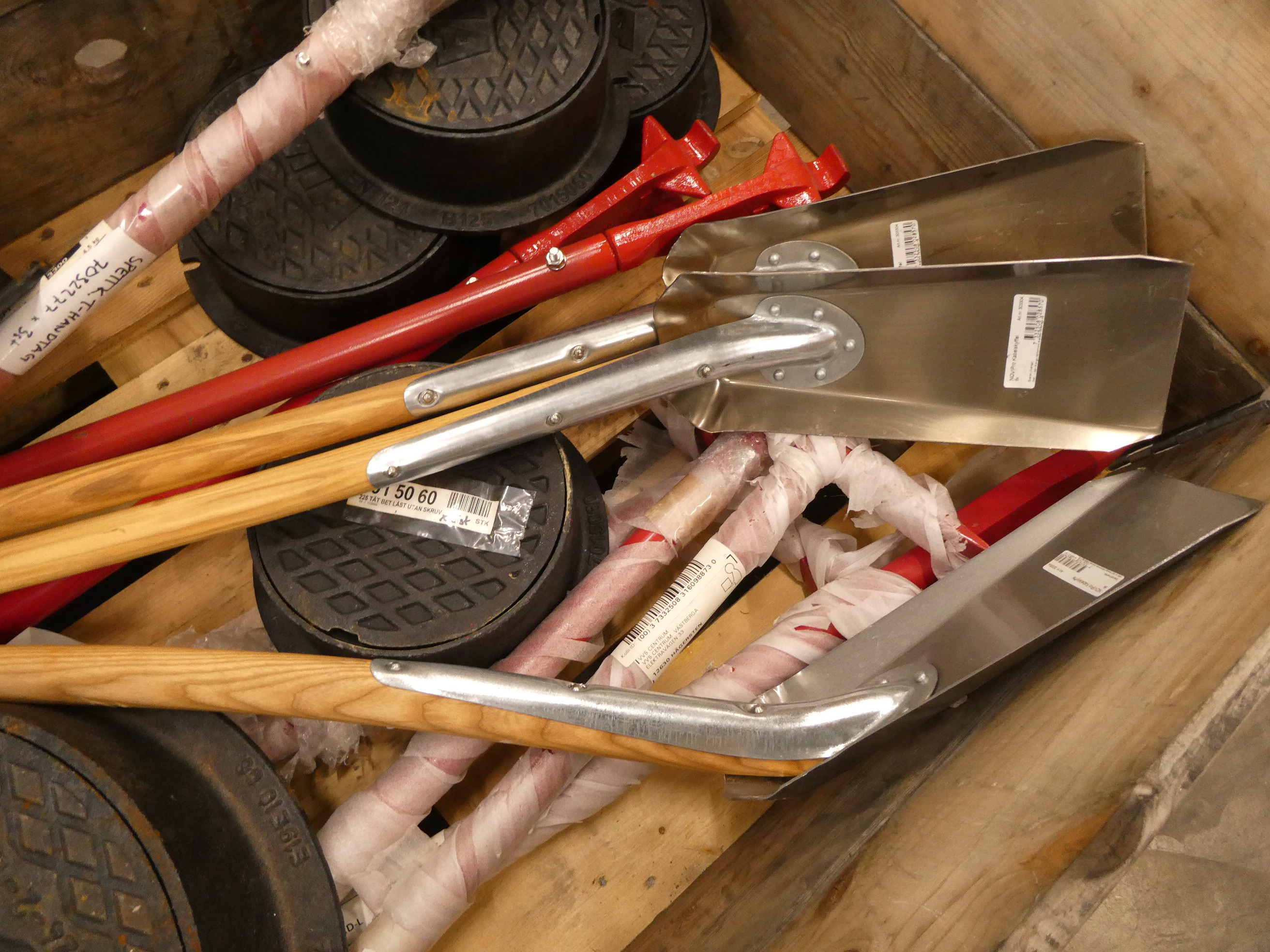 Manhole Covers Skewers And Cable Spades Ps Auction We Value The