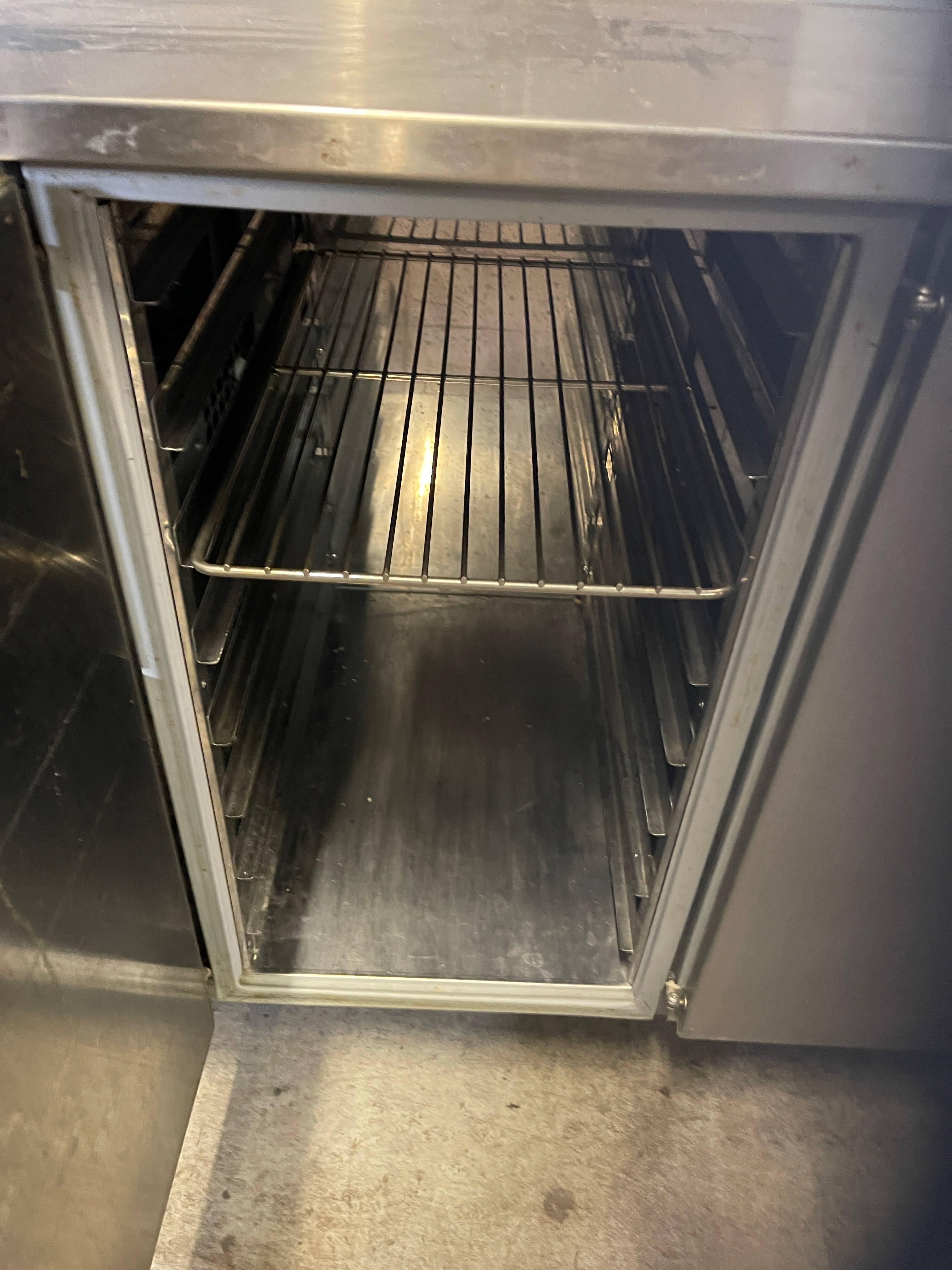 Cold storage bench with double cooling channels, 6 drawers, 2 cupboards ...