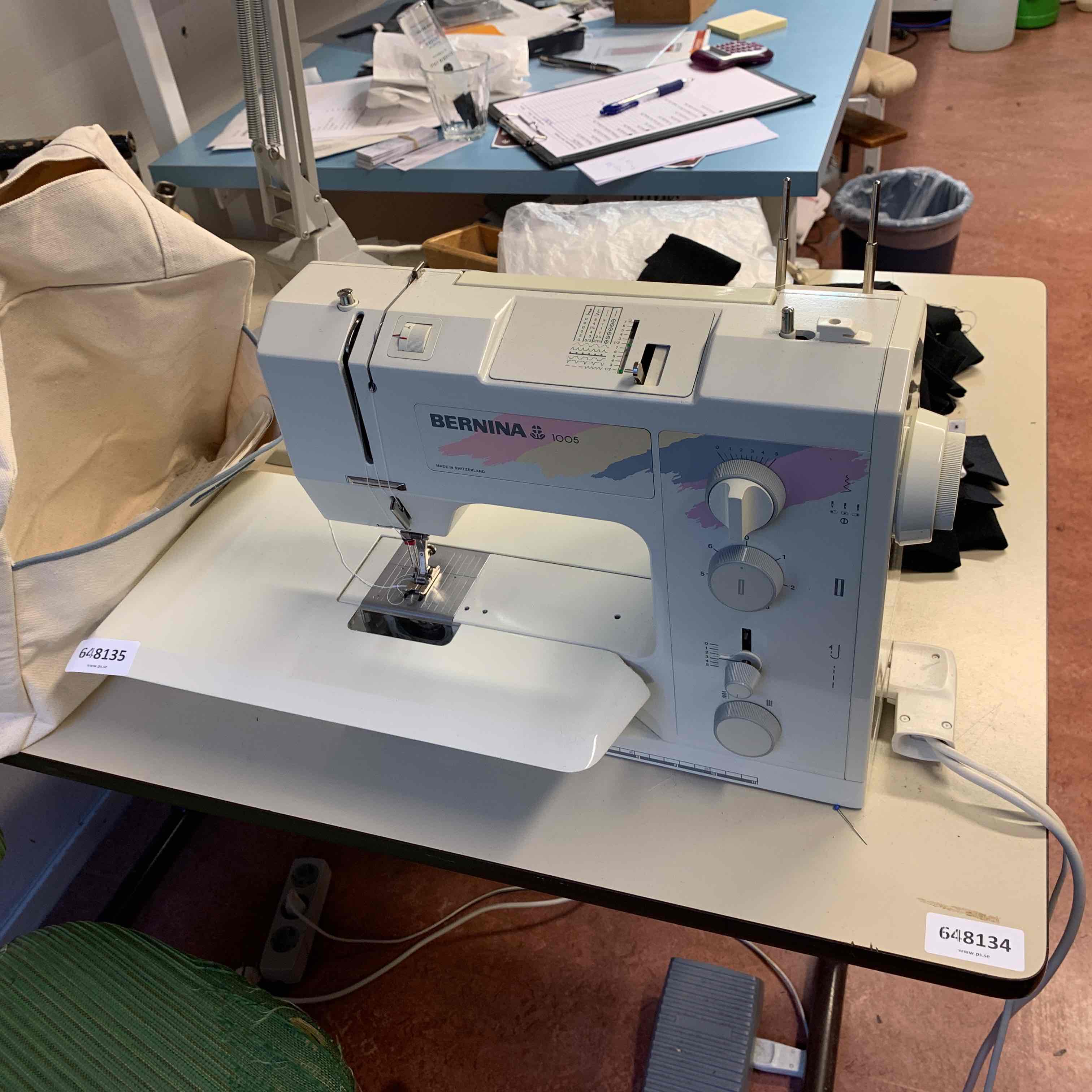 Sewing machine Bernina 1005 - PS Auction - We value the future ...