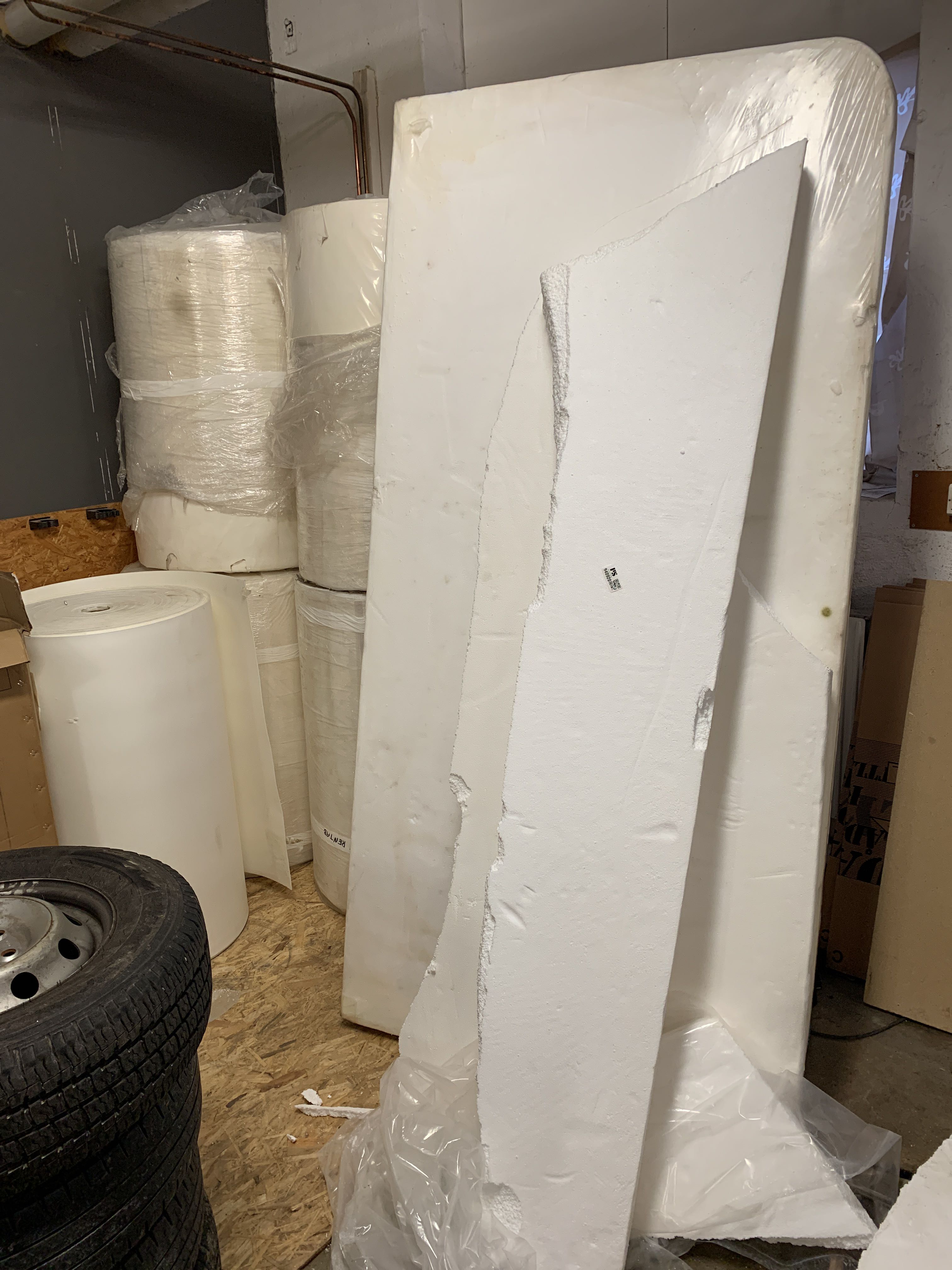 Frigolite, paper and foam plastic for decoration production - PS ...