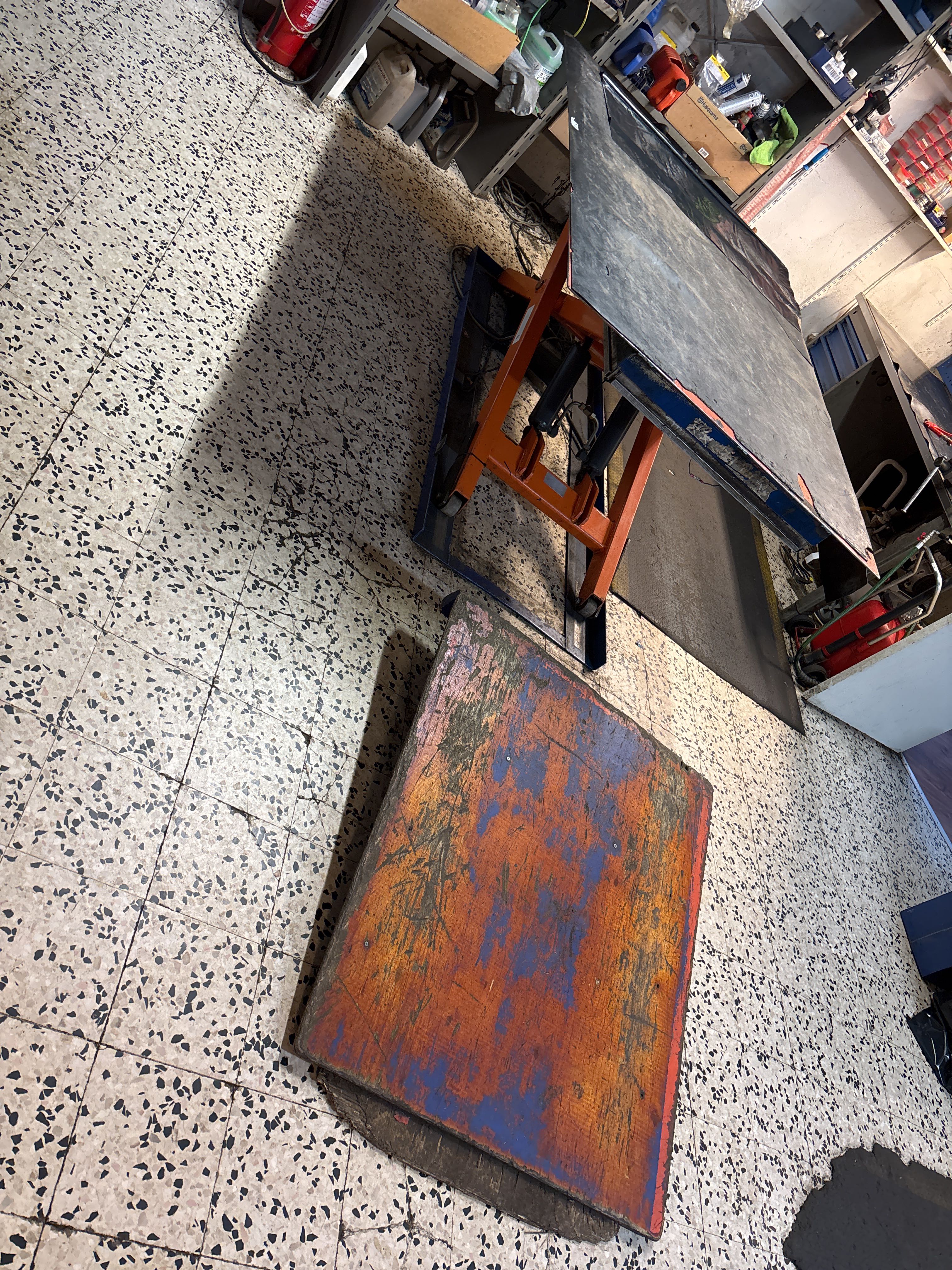 Lyftbord med ramp 800 kg - Edmo Lift - Auktioner online - Nätauktioner ...