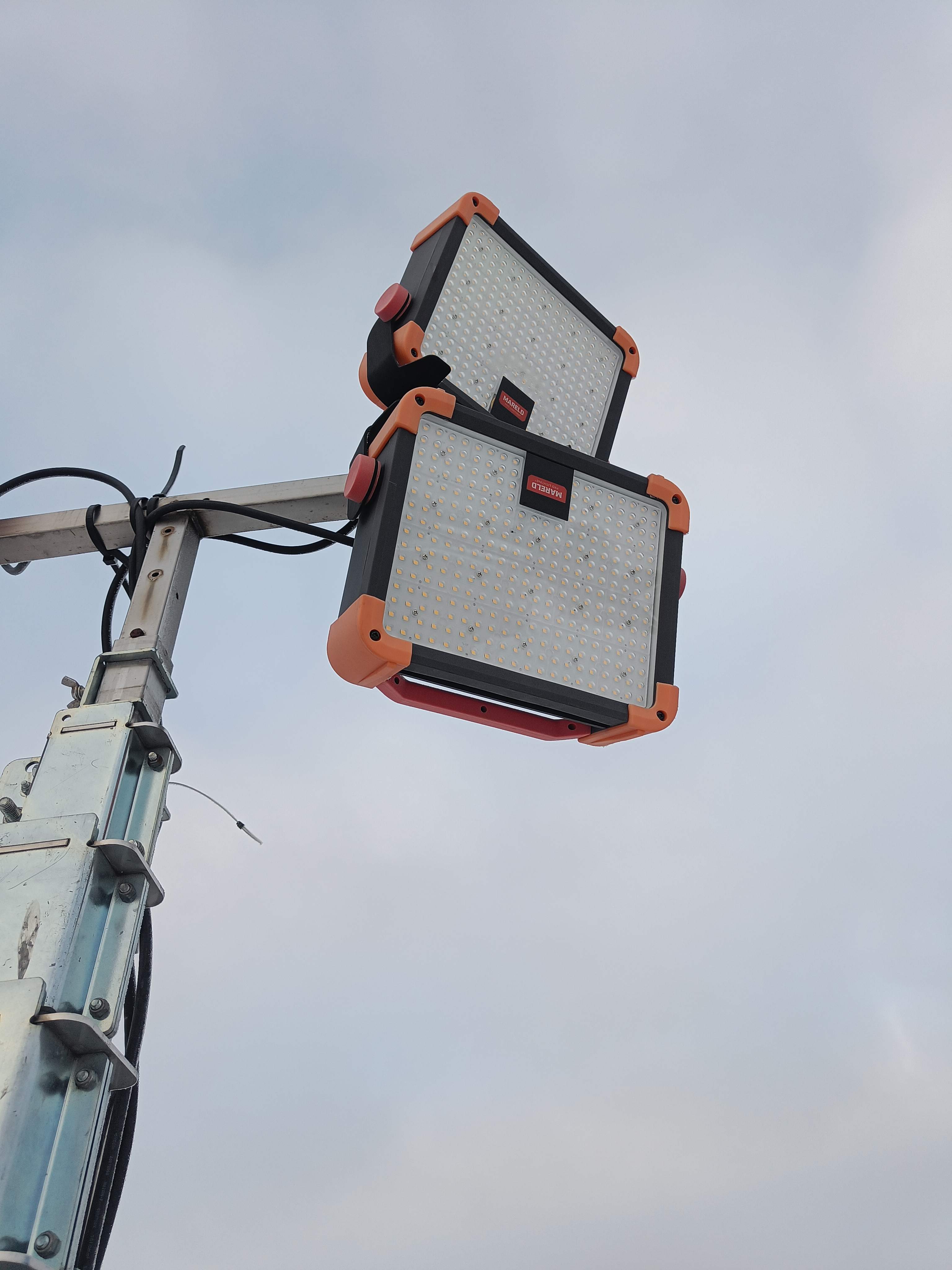 Lighting mast Link Tower - PS Auction - We value the future - Largest ...