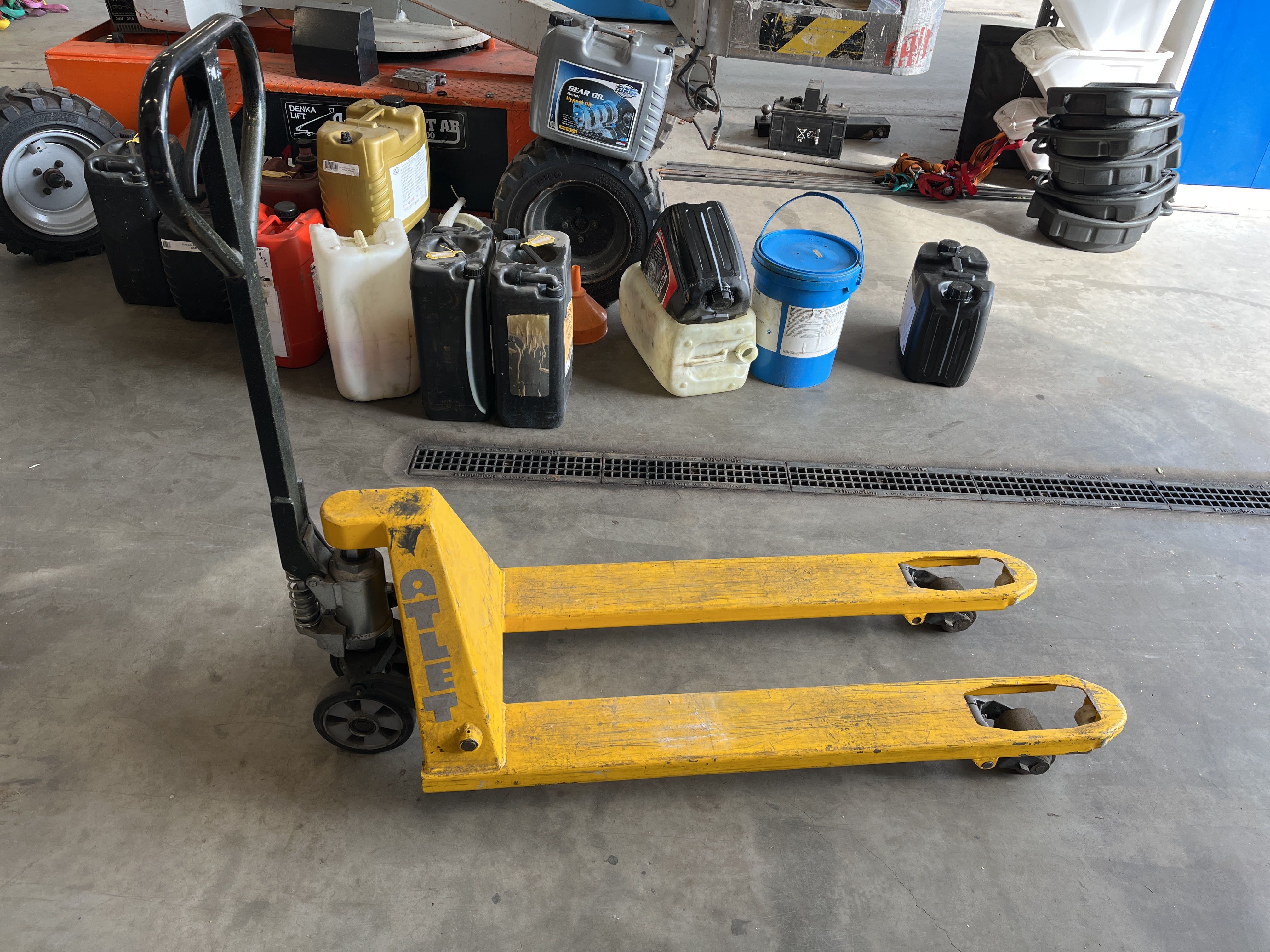 Atlet HPT 2000 pallet truck - PS Auction - We value the future ...