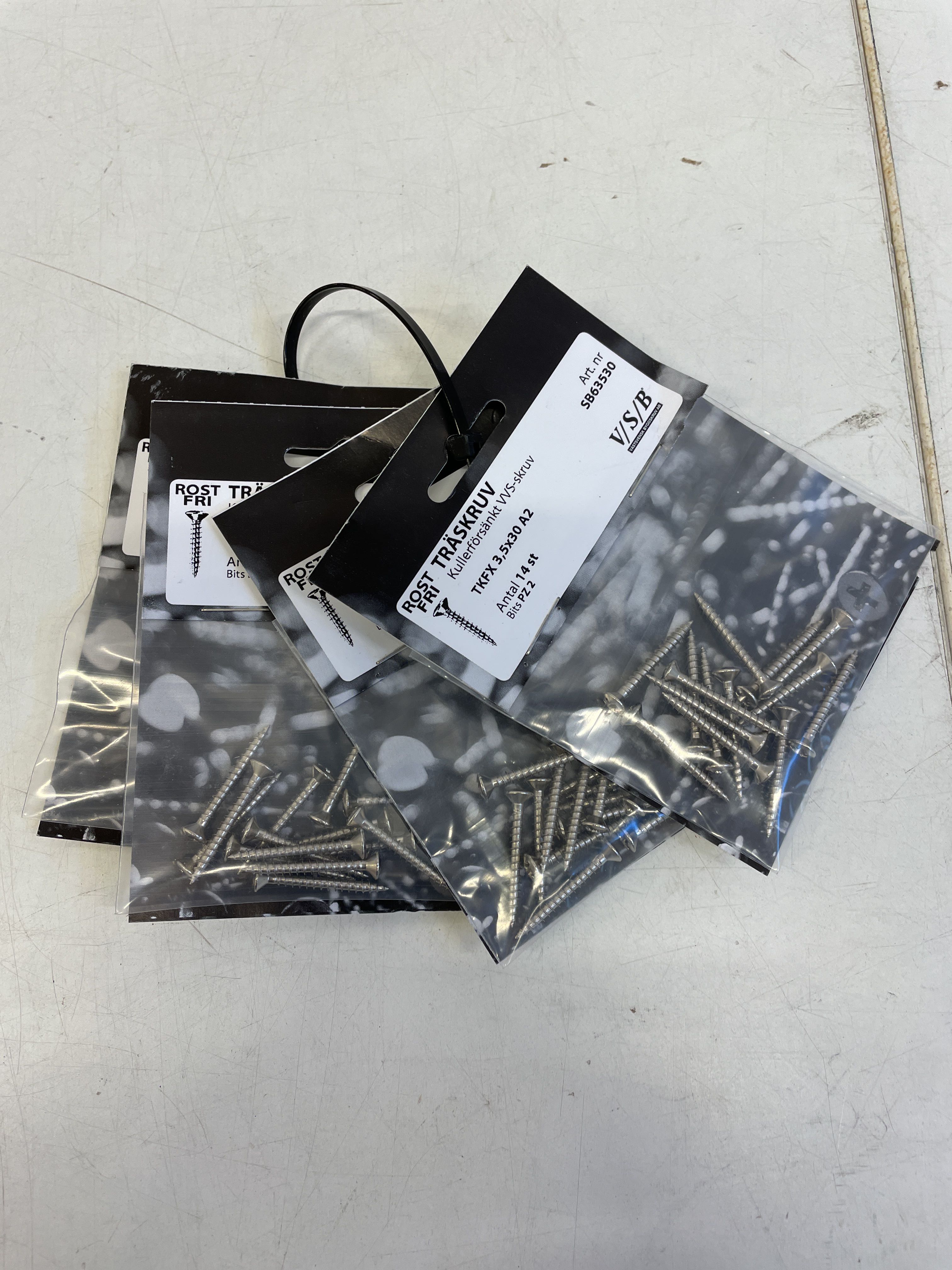 Screw, etc. in retail bags - PS Auction - We value the future - Largest ...