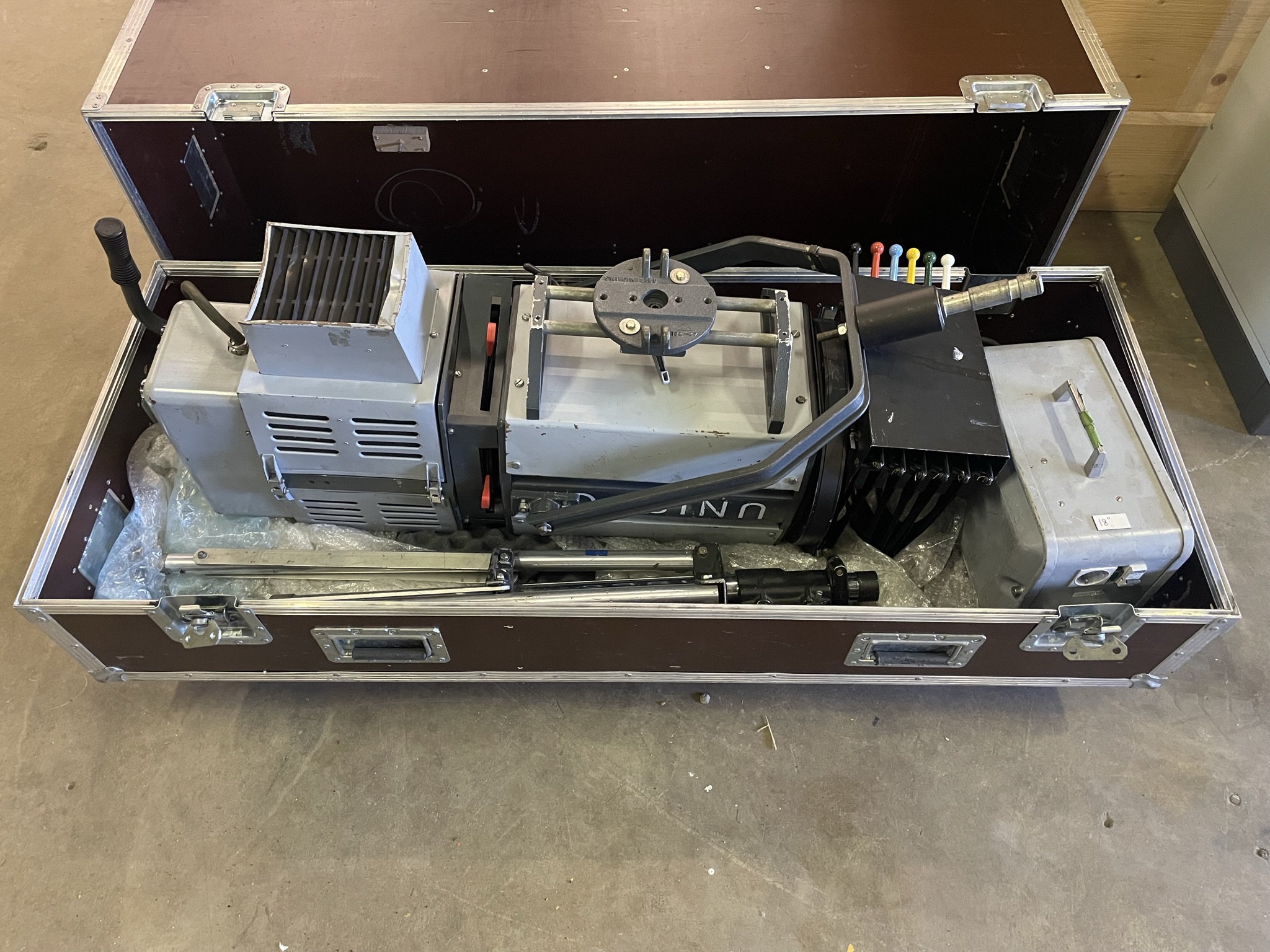 Follow spot 1200W HMI, Niethammer Einspot - PS Auction - We value the ...