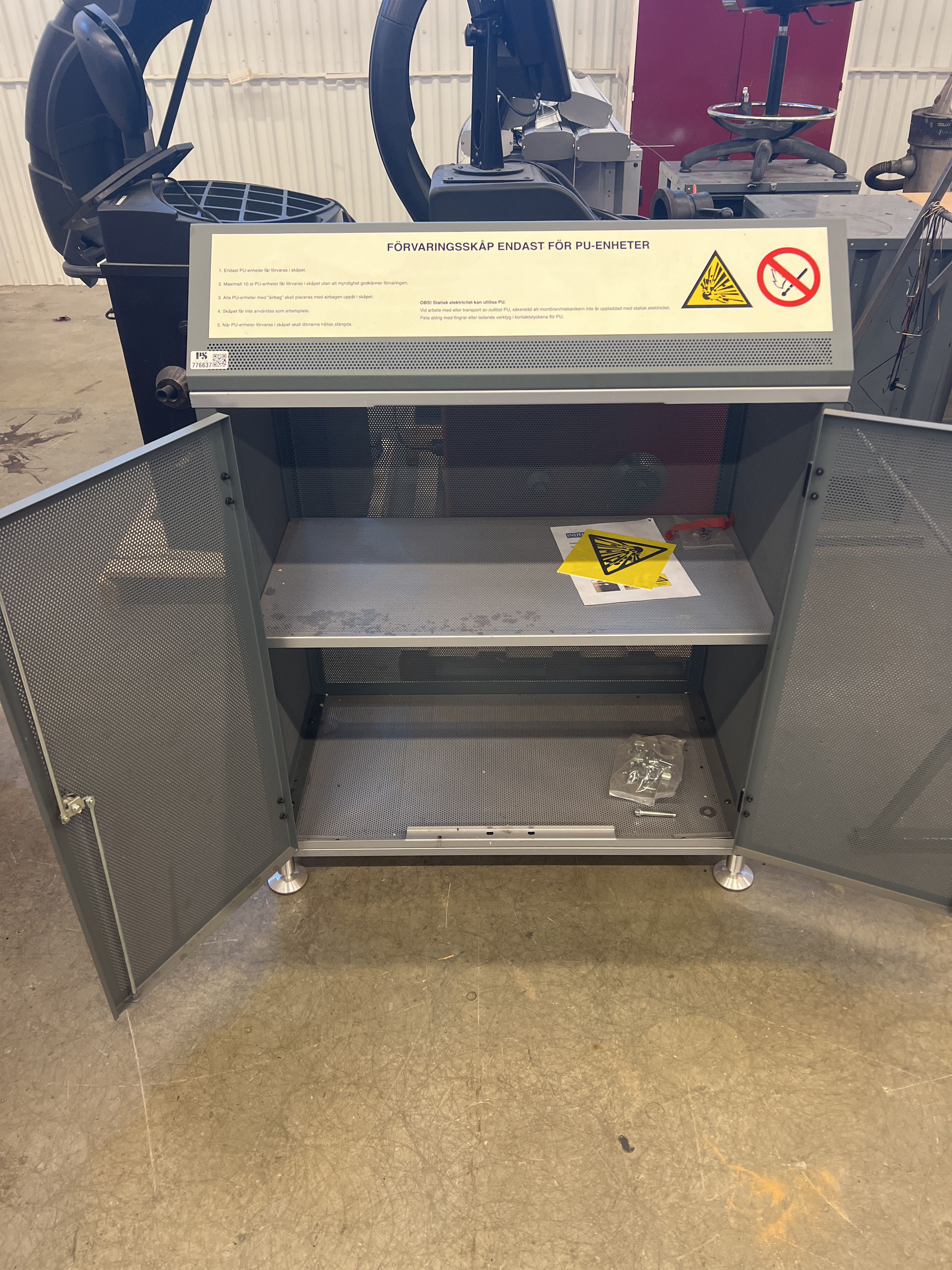 PU Cabinet (airbag storage) - PS Auction - We value the future ...