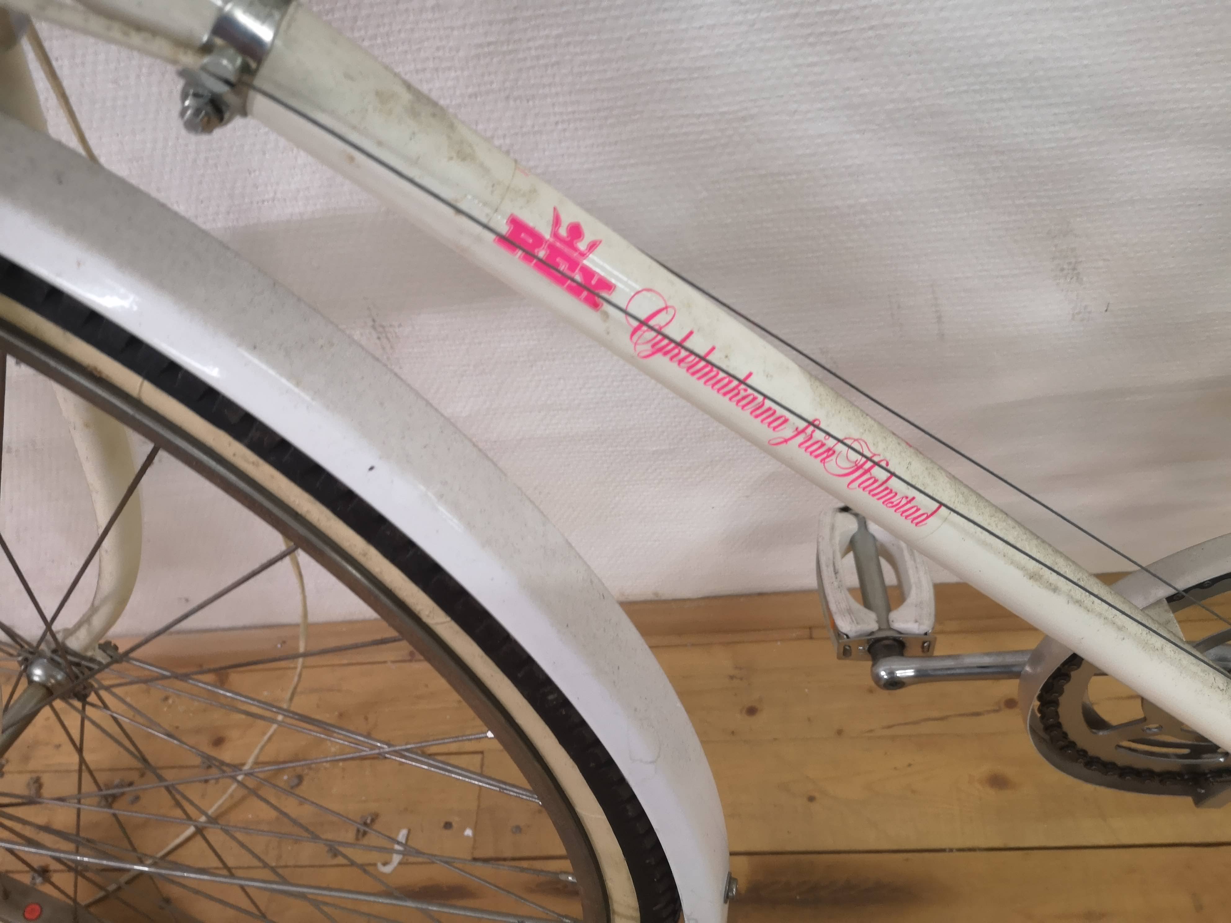 Rex Road Runner 500 Vit 5vxl 26" - Auktioner online - Nätauktioner ...