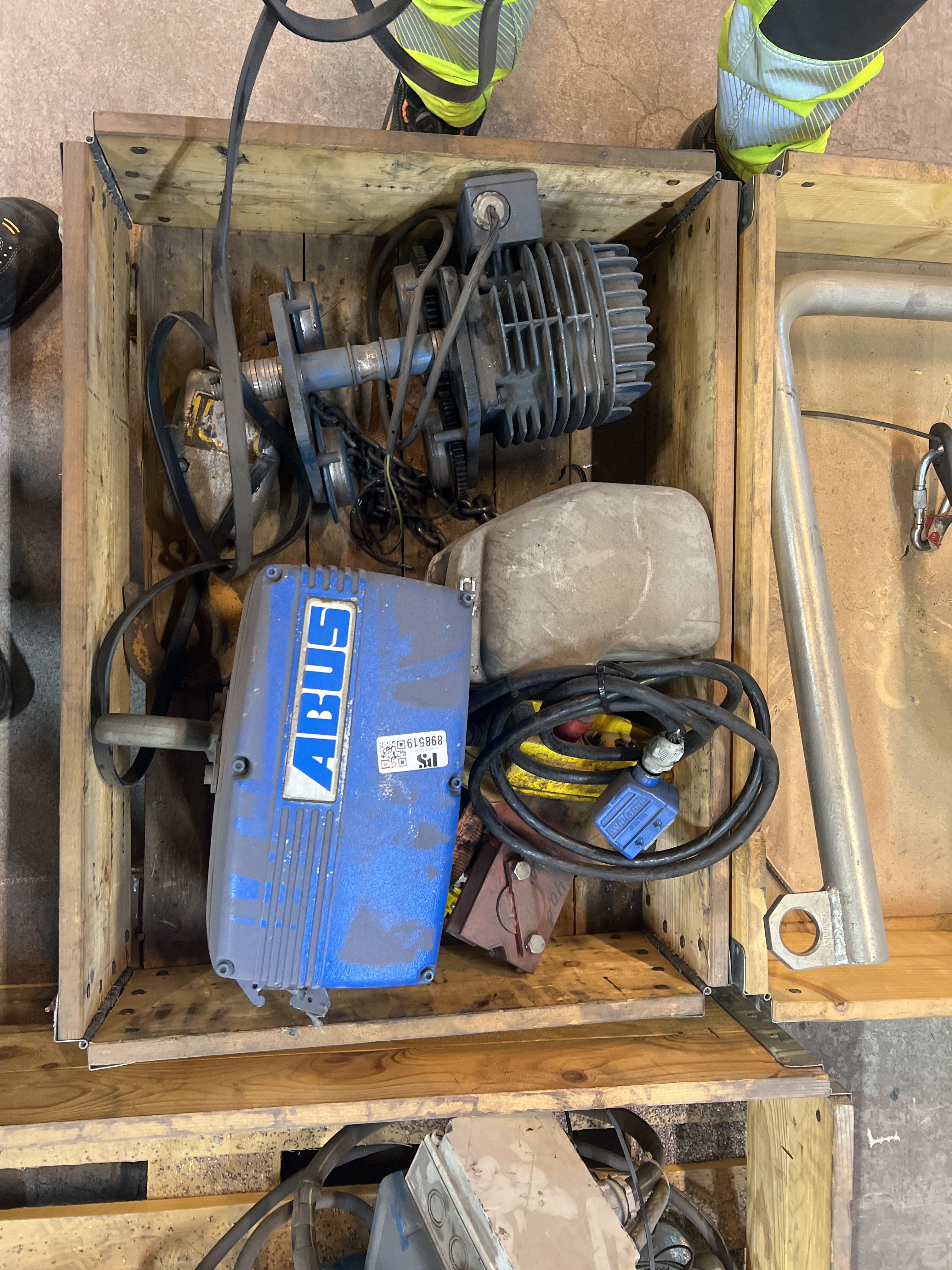 Telfer Abus GM5 med traversvagn - Auktioner online - Nätauktioner ...