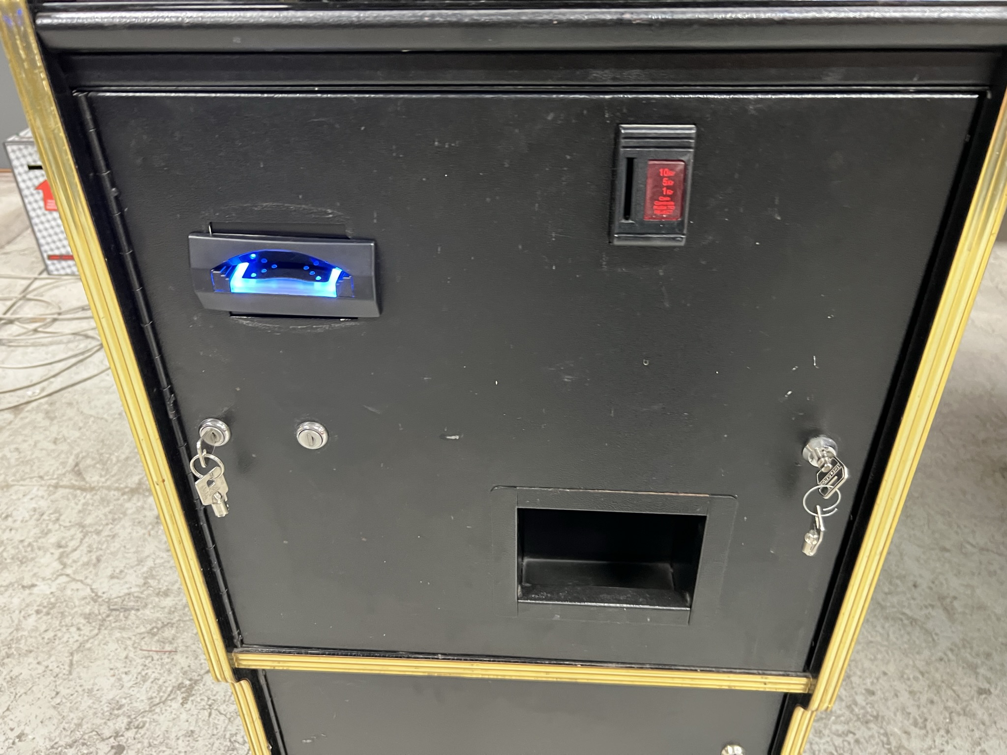 Super cherry master takes new banknotes - PS Auction - We value the ...