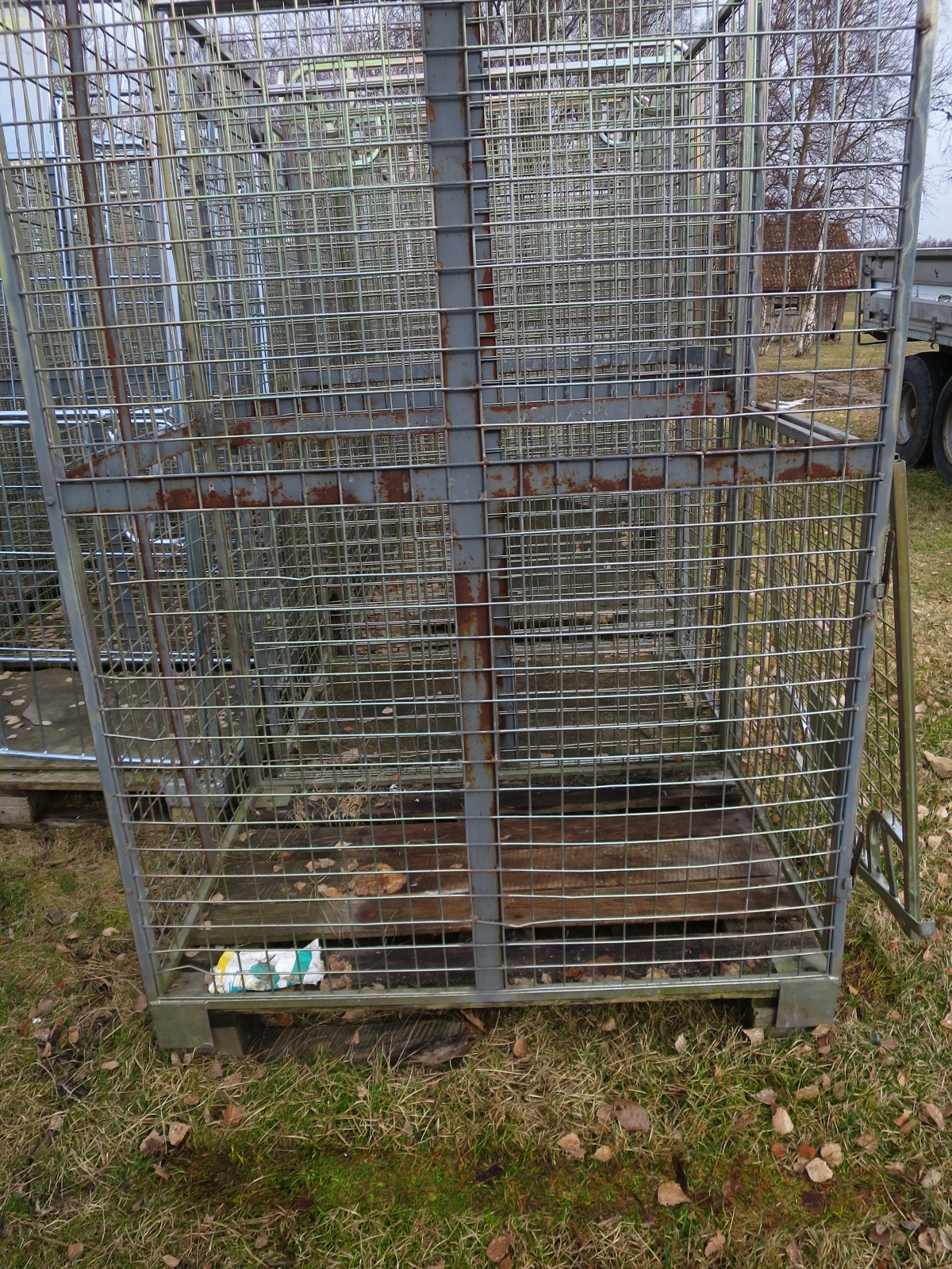 Storage Cages - PS Auction - We value the future - Largest in net auctions