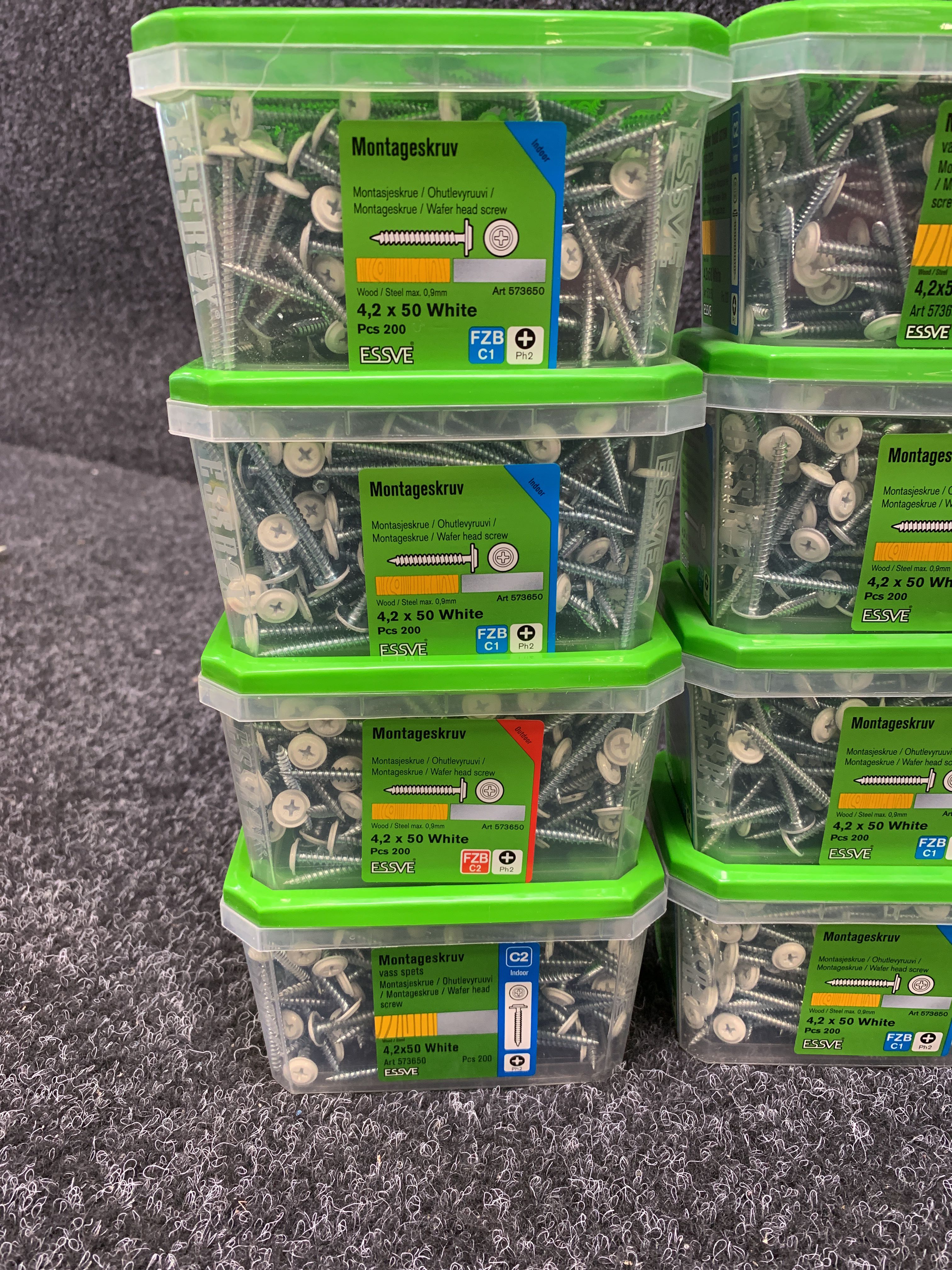 Sortiment med montageskruv, gipsskruv & spånskiveskruv Essve ...