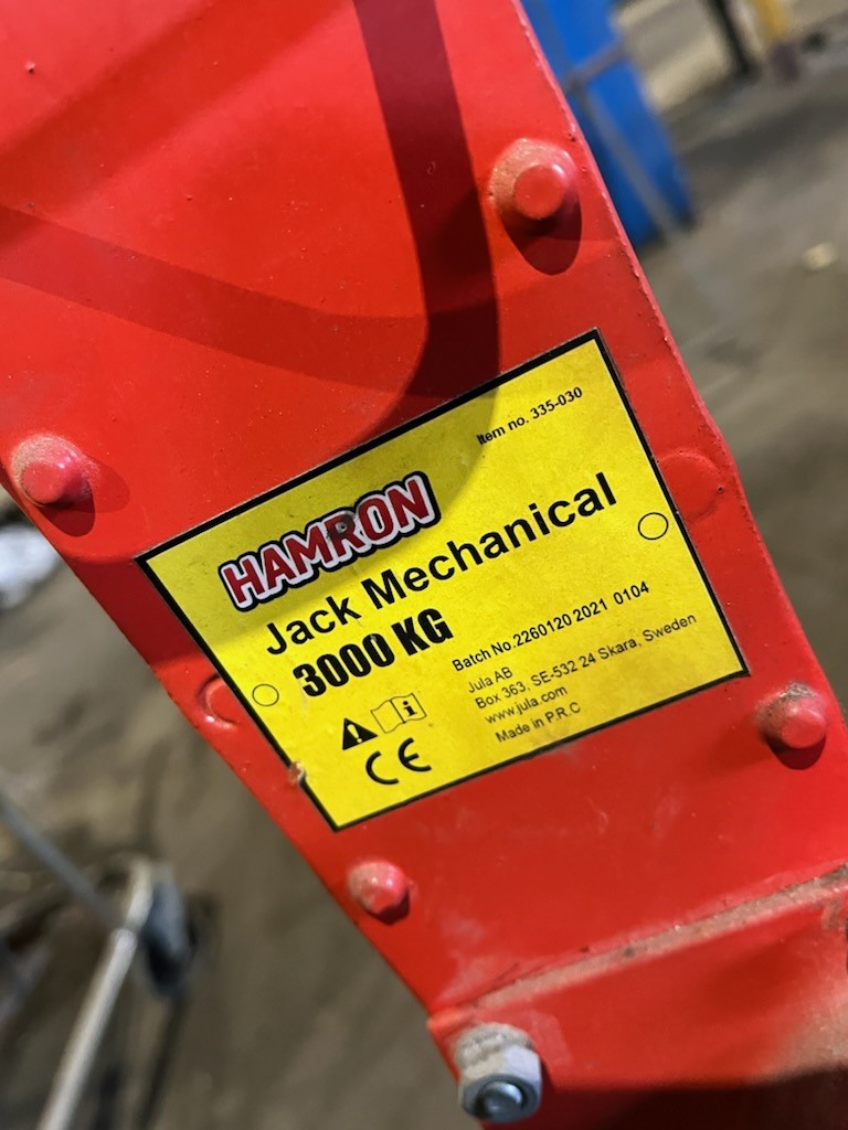 Mechanical jack 3000 kg - PS Auction - We value the future - Largest in ...
