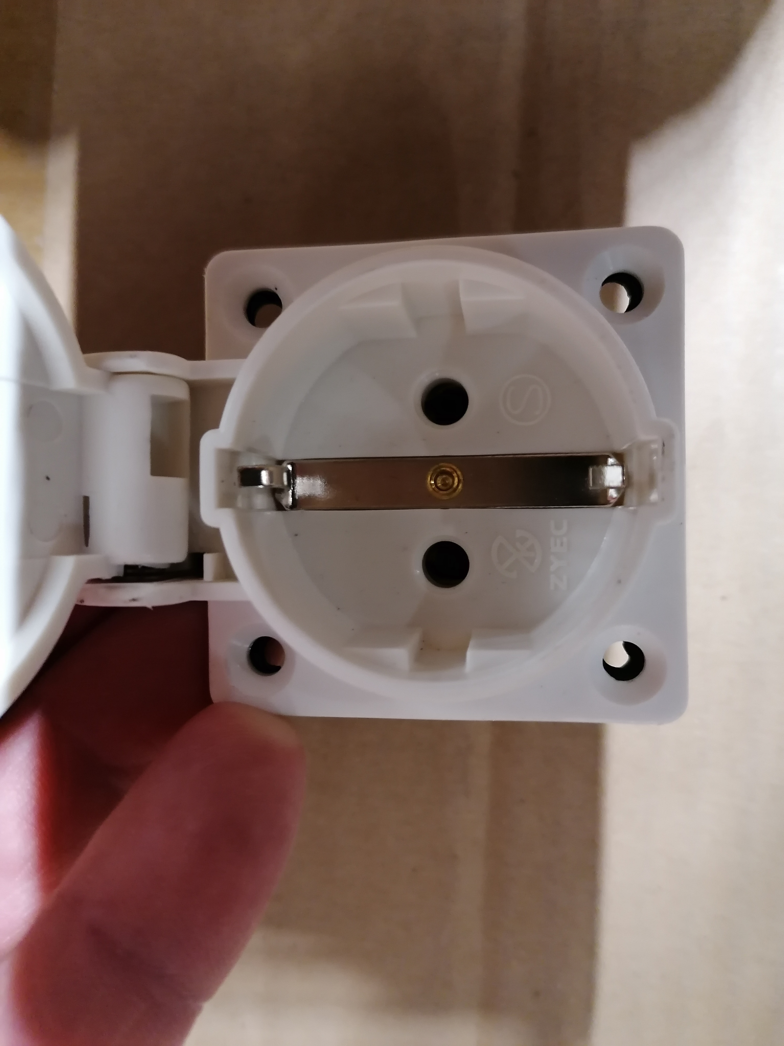 200-pack grounded electrical outlets brand new in packaging - PS ...