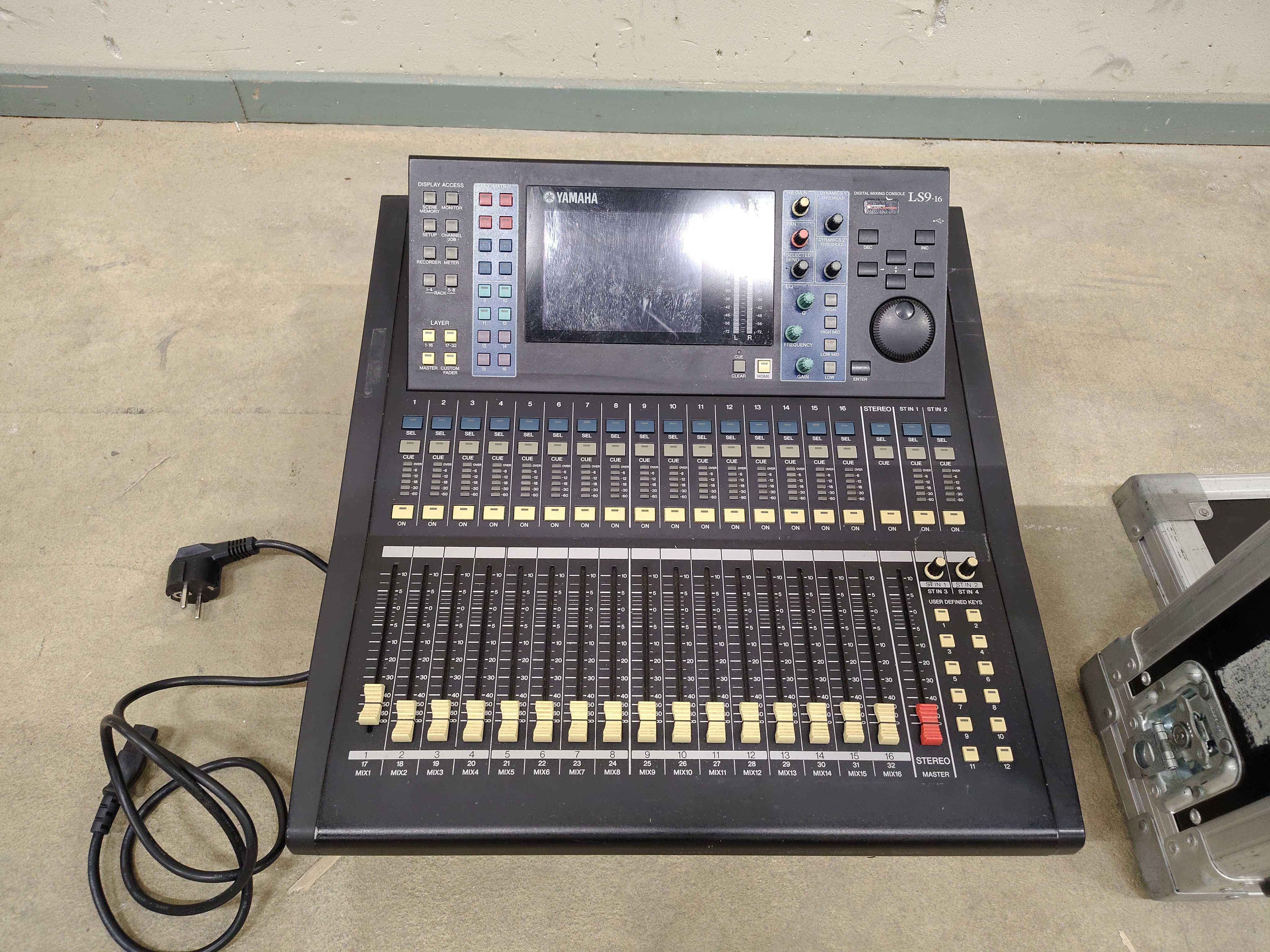 Digitalmixer – Yamaha LS9-16 med SM168 stagebox - Auktioner online ...