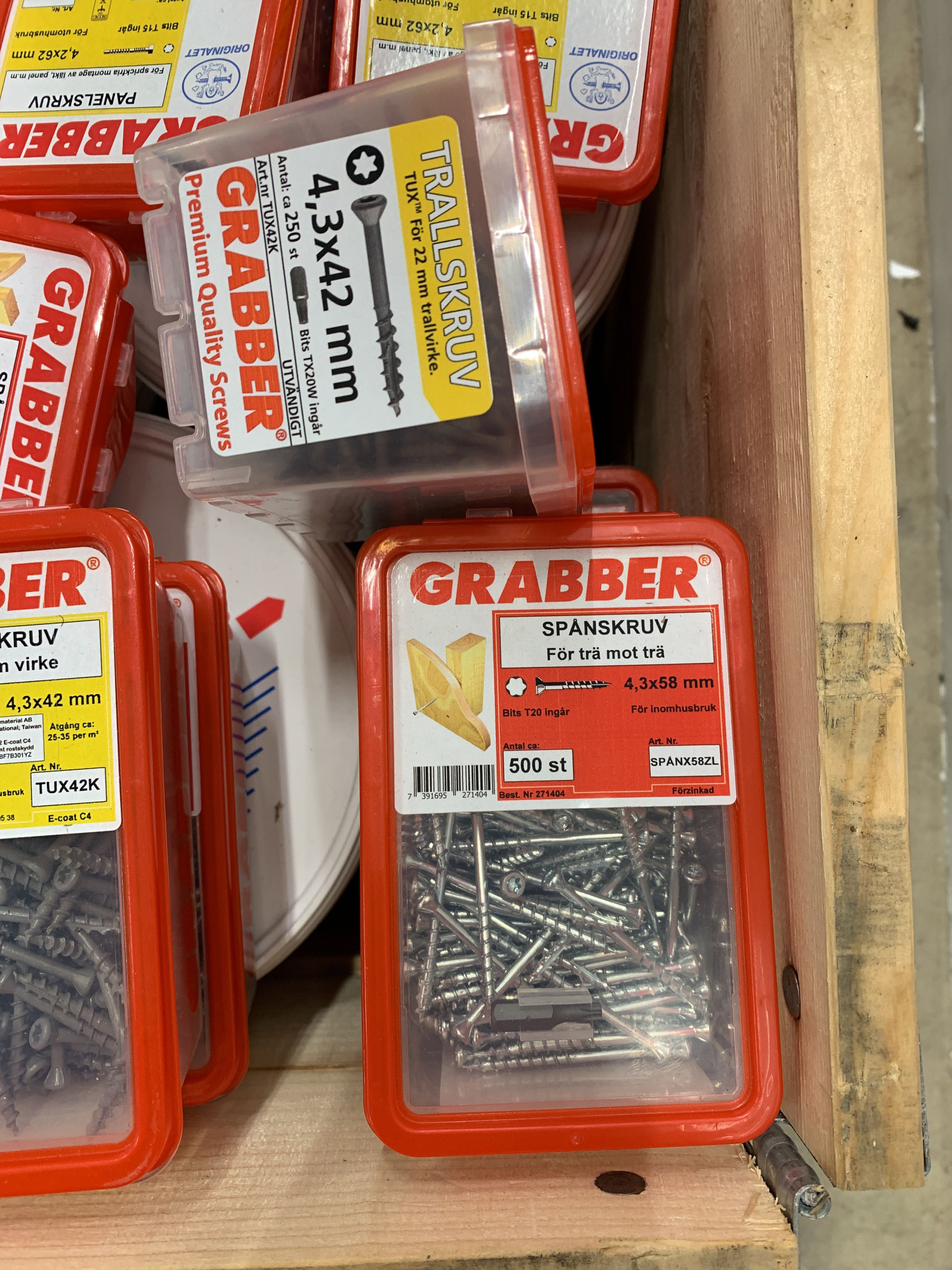Assortment with "Grabber screw" - PS Auction - We value the future ...