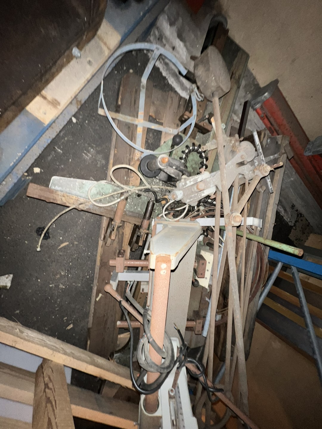 Disassembled machine, sold as scrap item - PS Auction - We value the ...