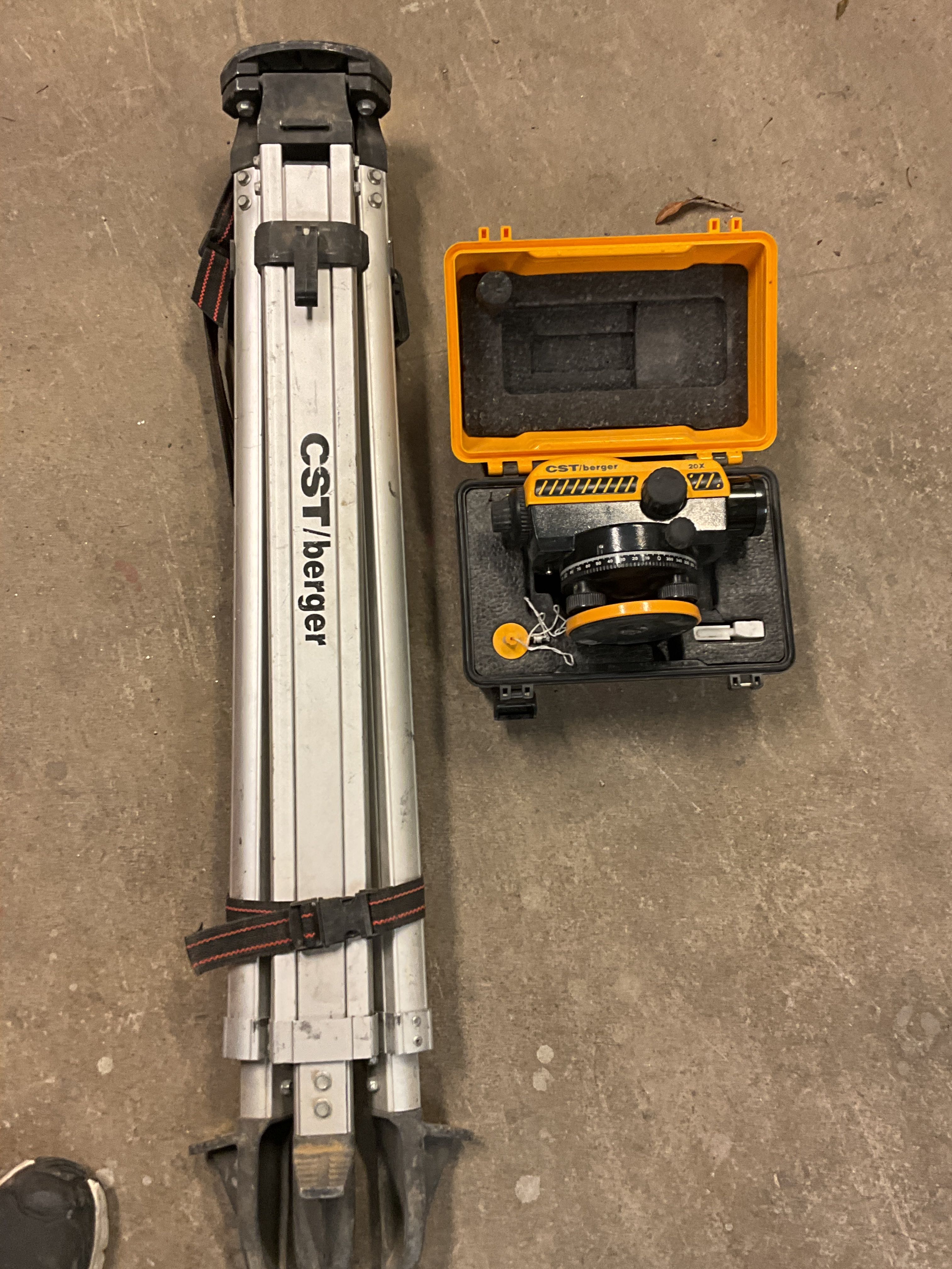 Automatic spirit level with stand CST Berger - PS Auction - We value ...