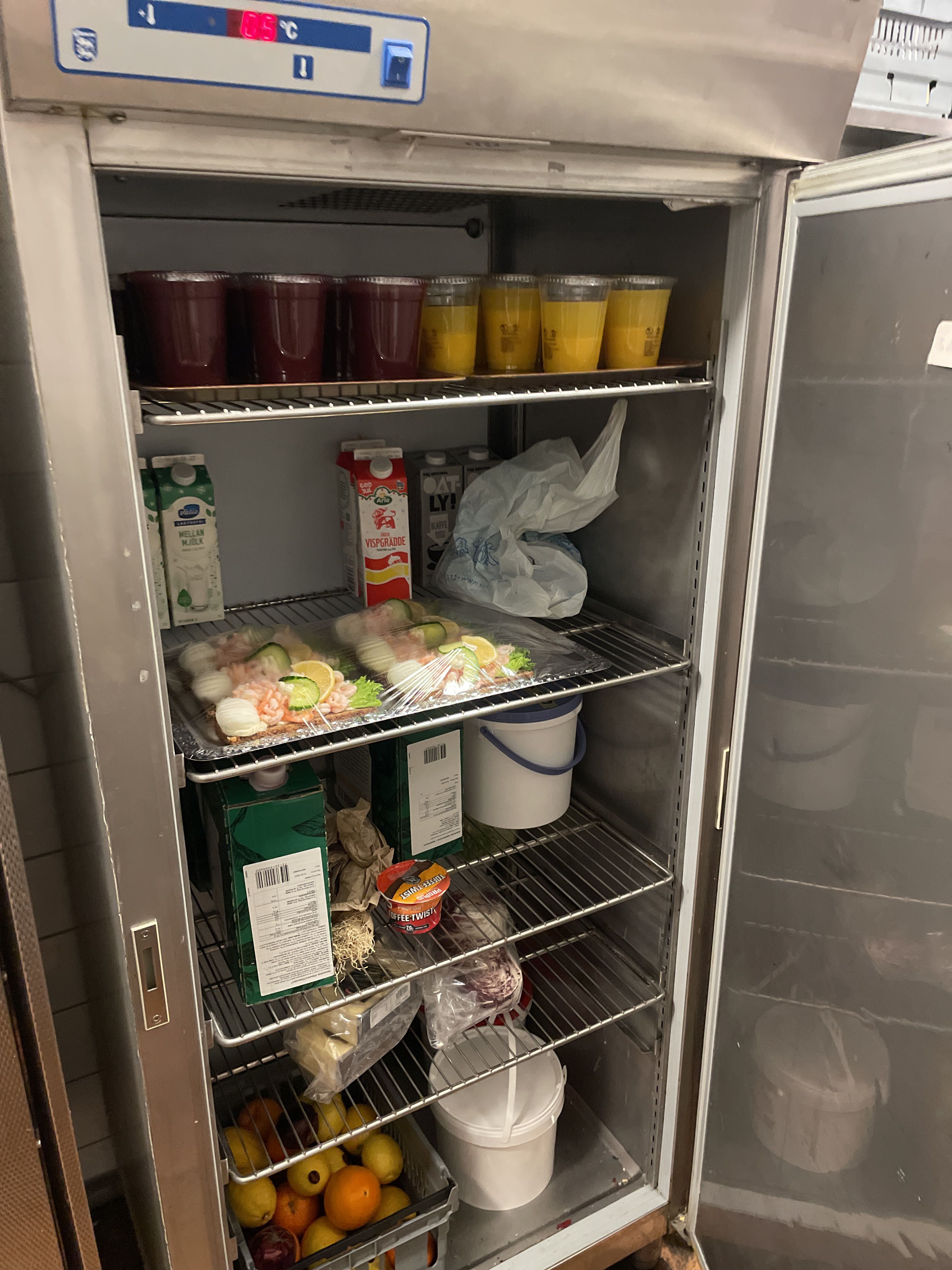 Restaurant fridge Gram - PS Auction - We value the future - Largest in ...