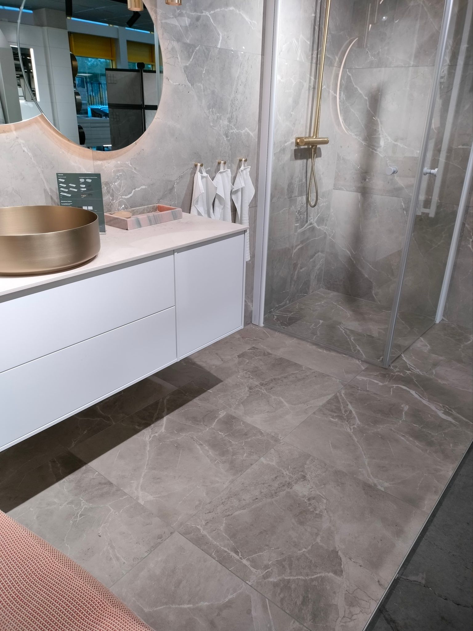 10m² Klinkers Supergres marmorlook, 60x60cm, greige matt - Auktioner online - Nätauktioner ...