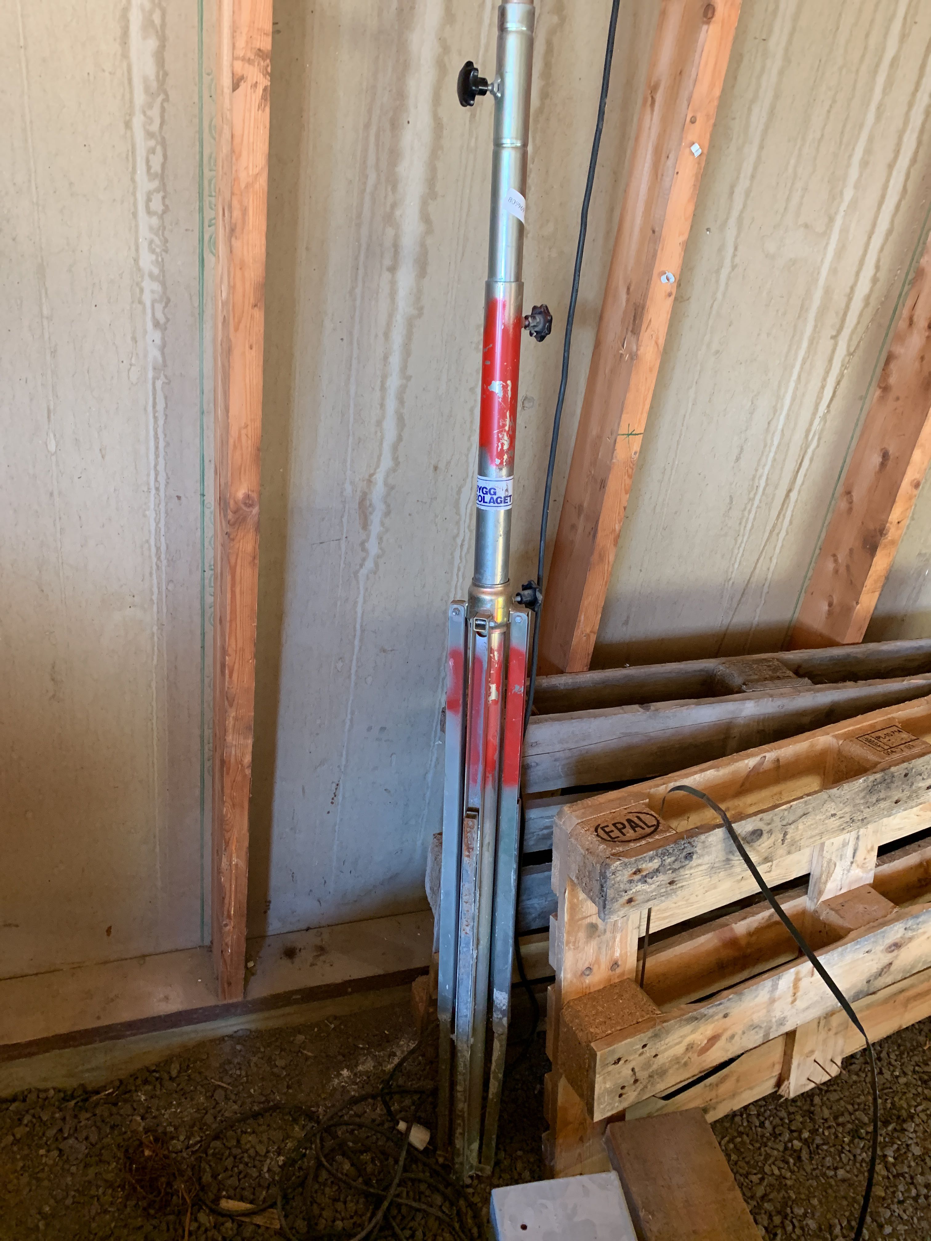 Telescopic stand for building lighting, - PS Auction - We value the ...