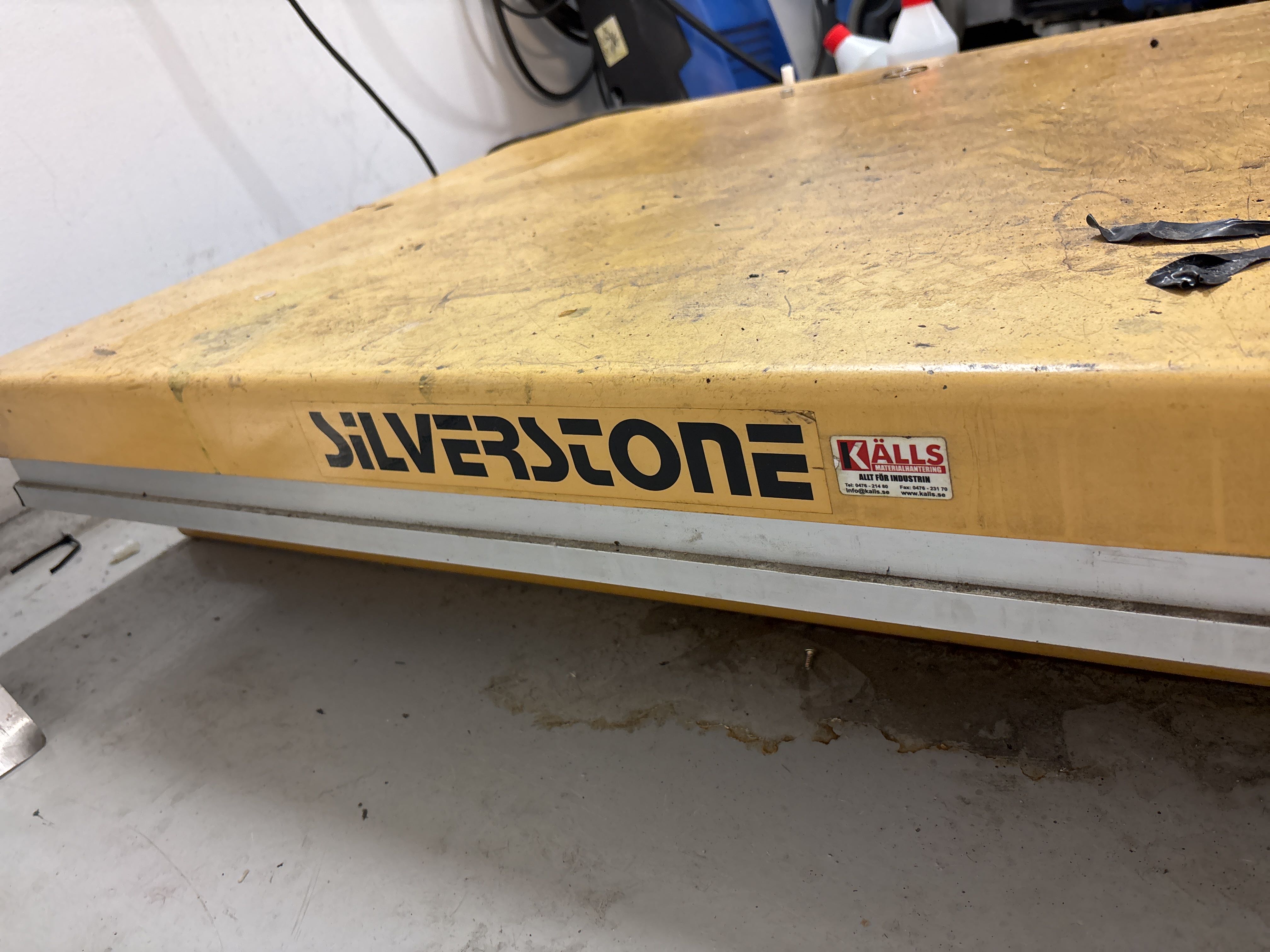 Lyftbord med ramp - Silverstone 500 kg - Auktioner online ...