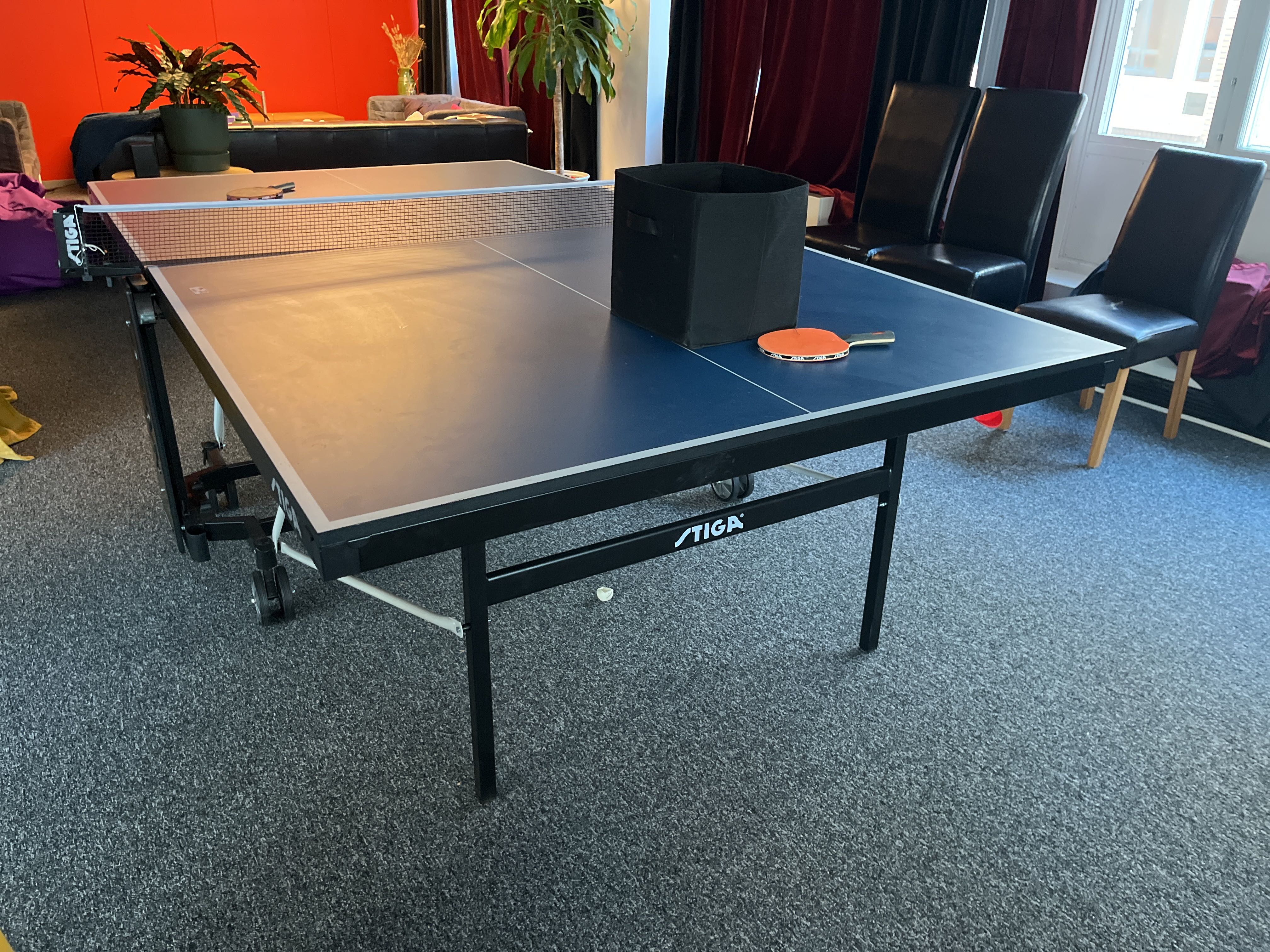 Pingisbord med tillbehör - Stiga - Auktioner online - Nätauktioner ...