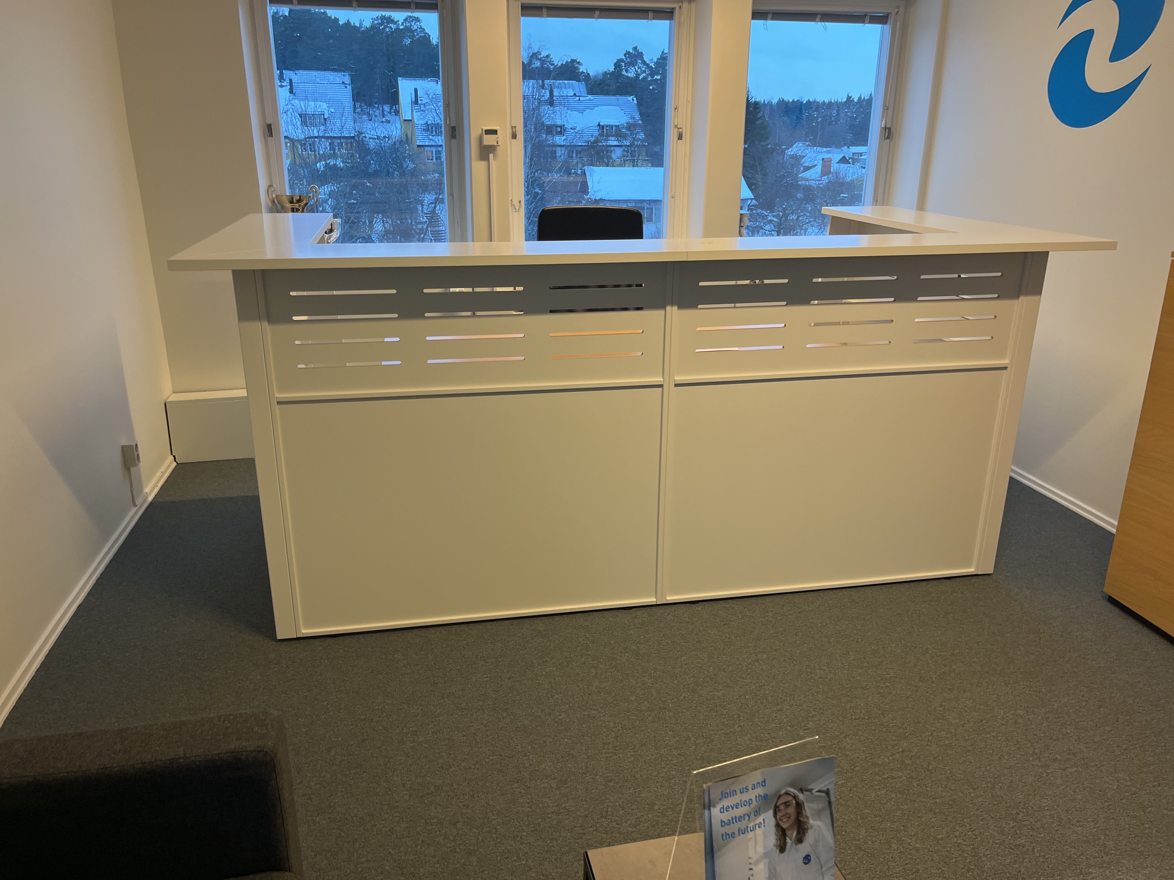 Receptionsdisk & Kontorsutrustning - Auktioner online - Nätauktioner ...