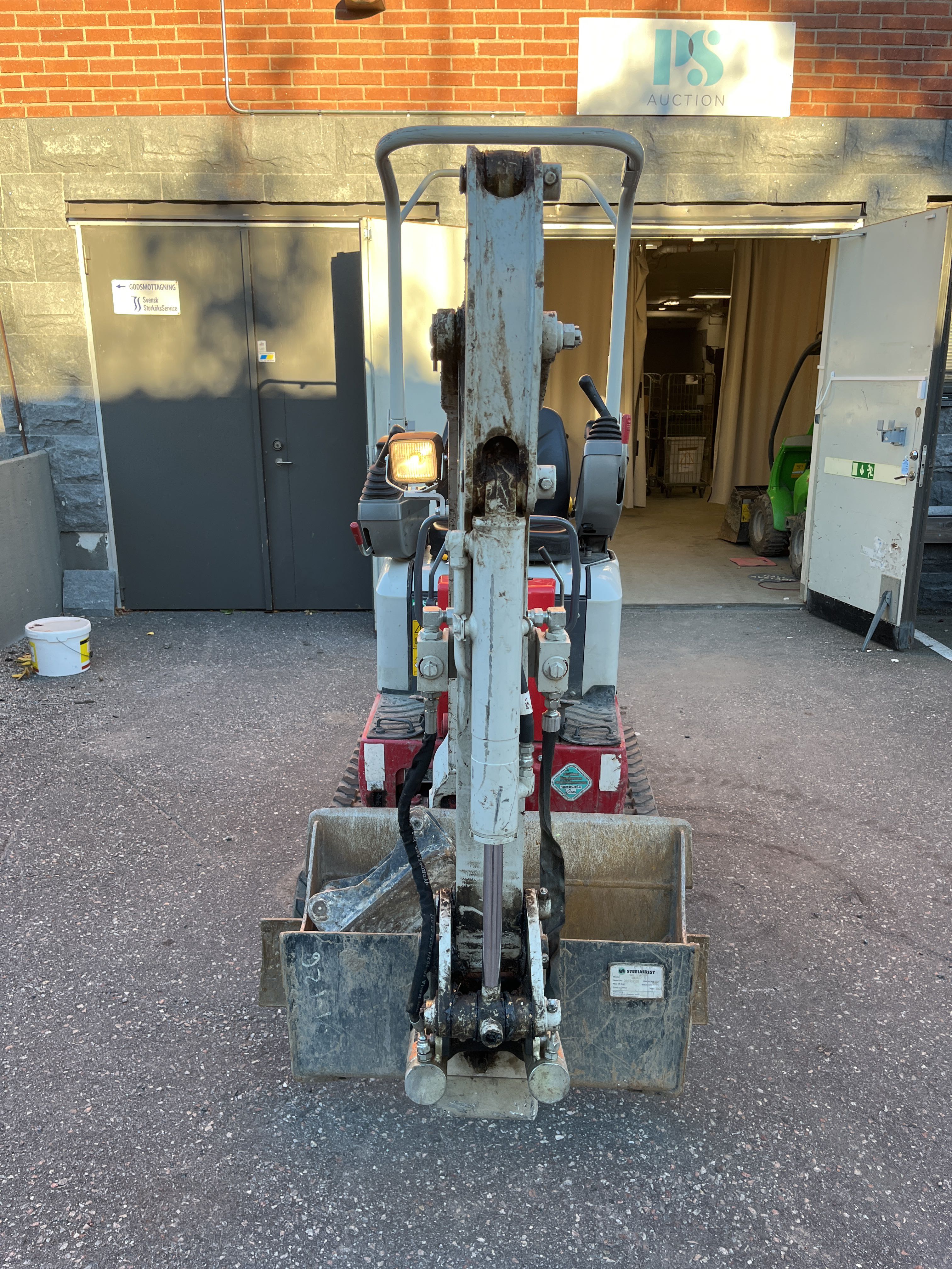 Mini excavator Takeuchi TB210R - PS Auction - We value the future ...