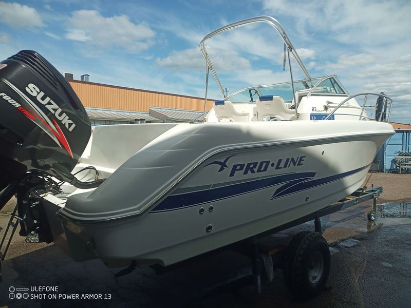 Motorbåt Pro-Line 23 Walk med trailer - 2003 - Auktioner online ...