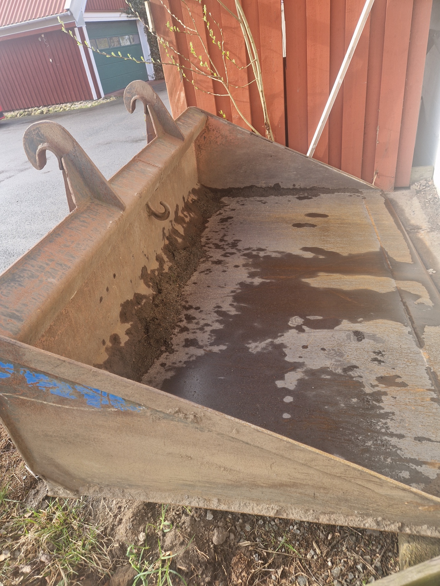Grader bucket with large BM attachment - PS Auction - We value the ...