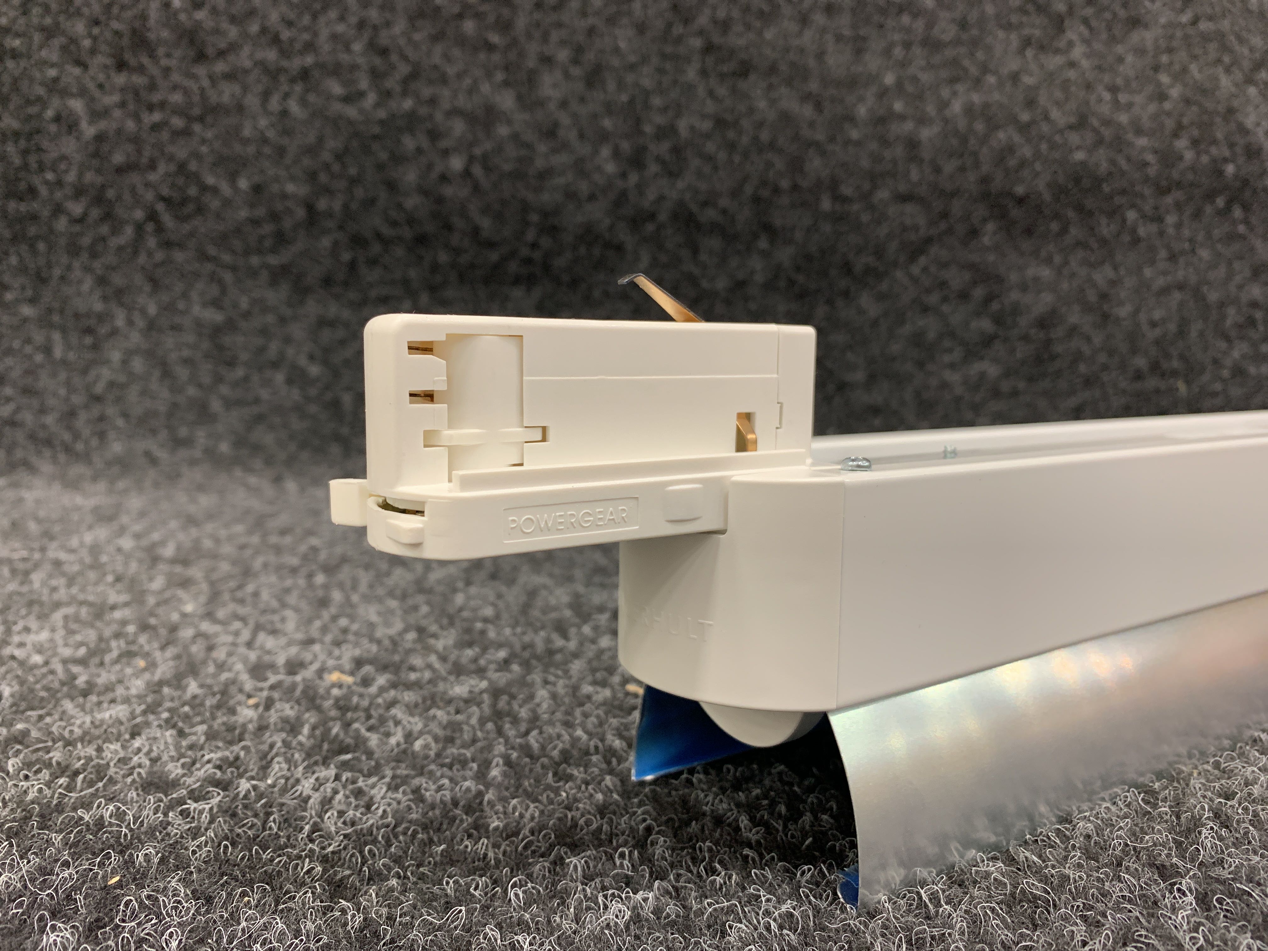 6 luminaires Fagerhult, fluorescent tube design for mounting in contact ...