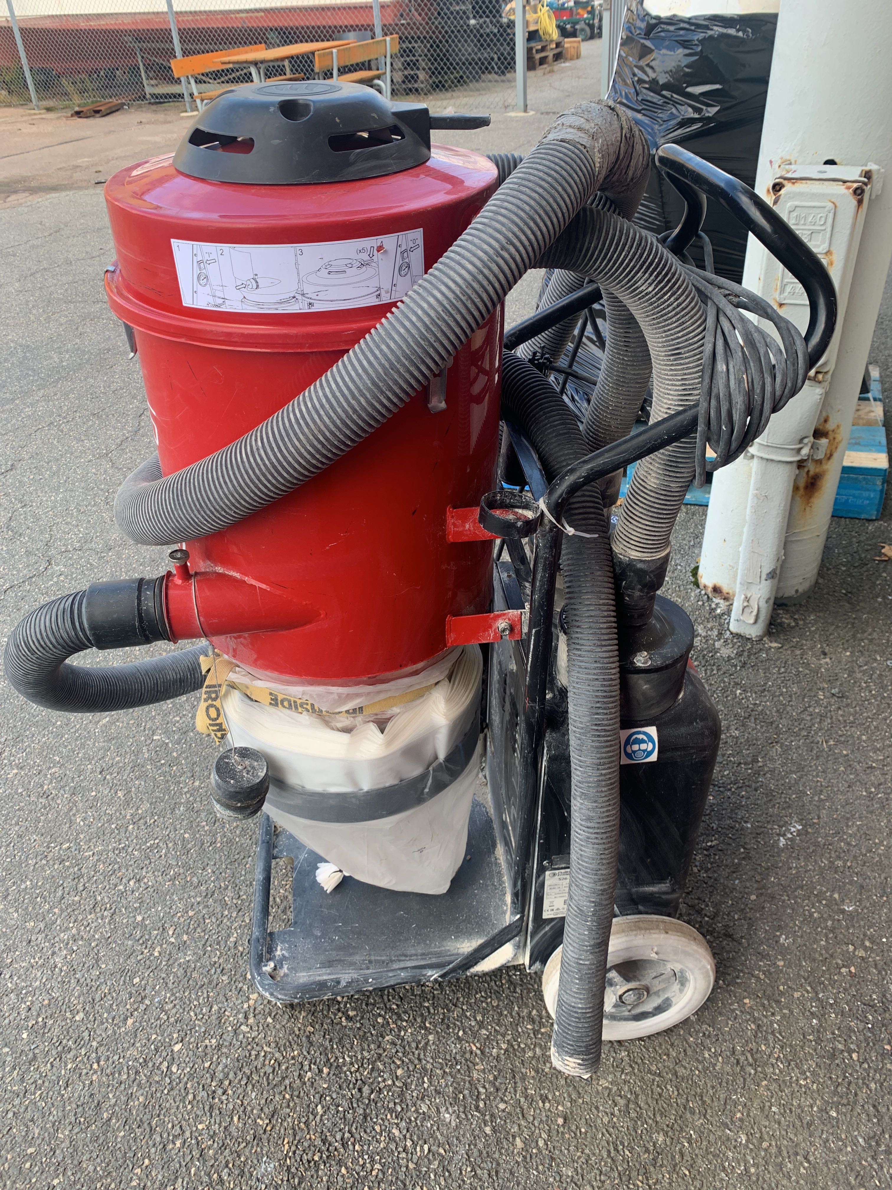 Industrial dust collector Pullman Ermator S26 - PS Auction - We value ...