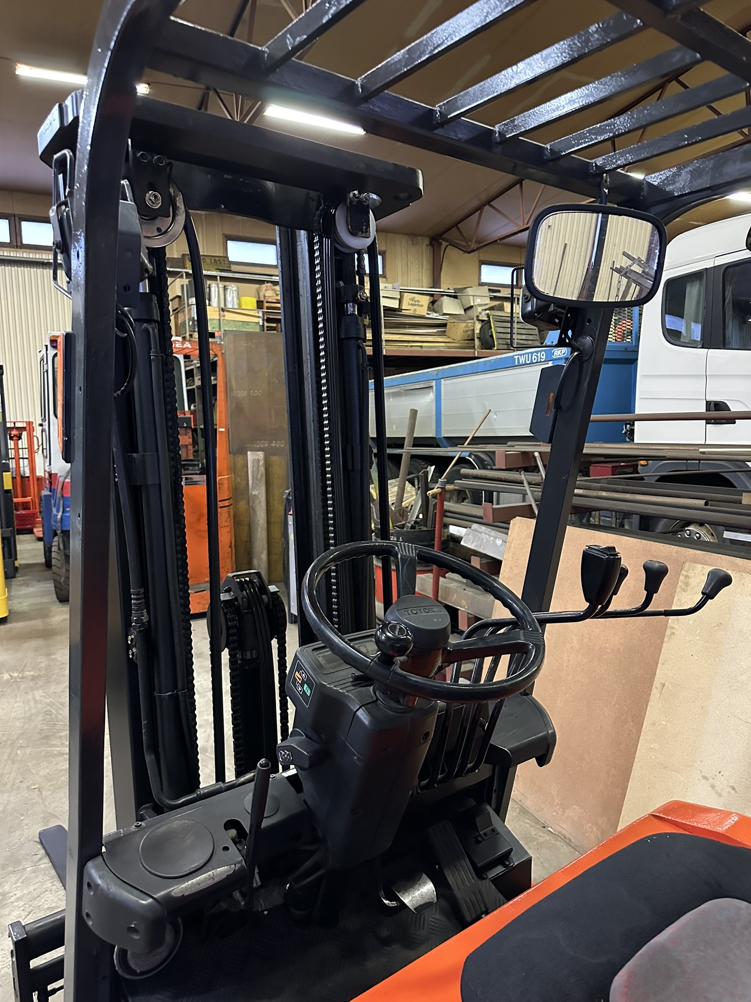 Elektrisk motviktstruck Toyota 5FBE18, 2002 med batteri 2016 ...