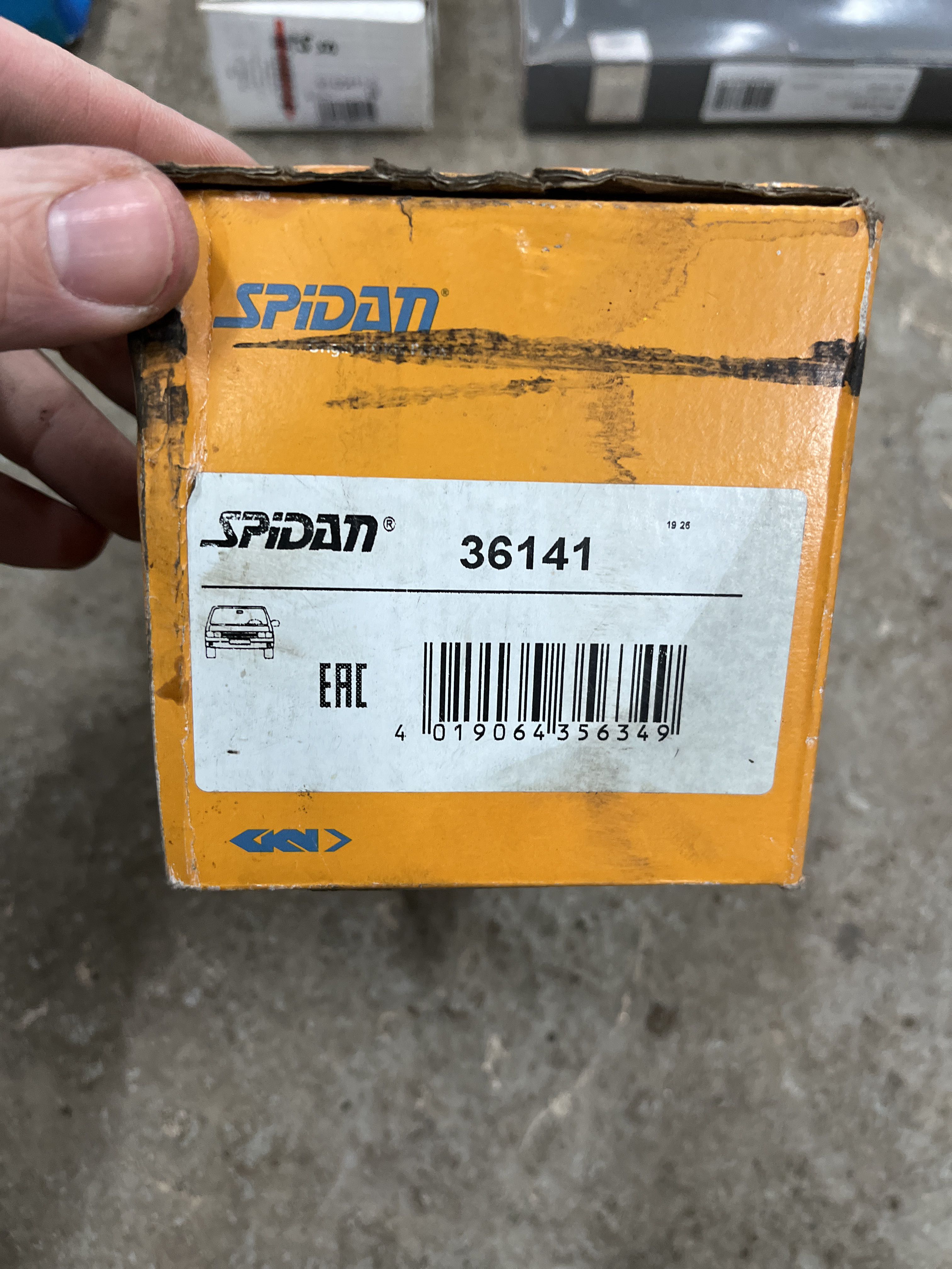 Diverse reservdelar bilar, vattenpump, kamremssats med mera - Auktioner ...