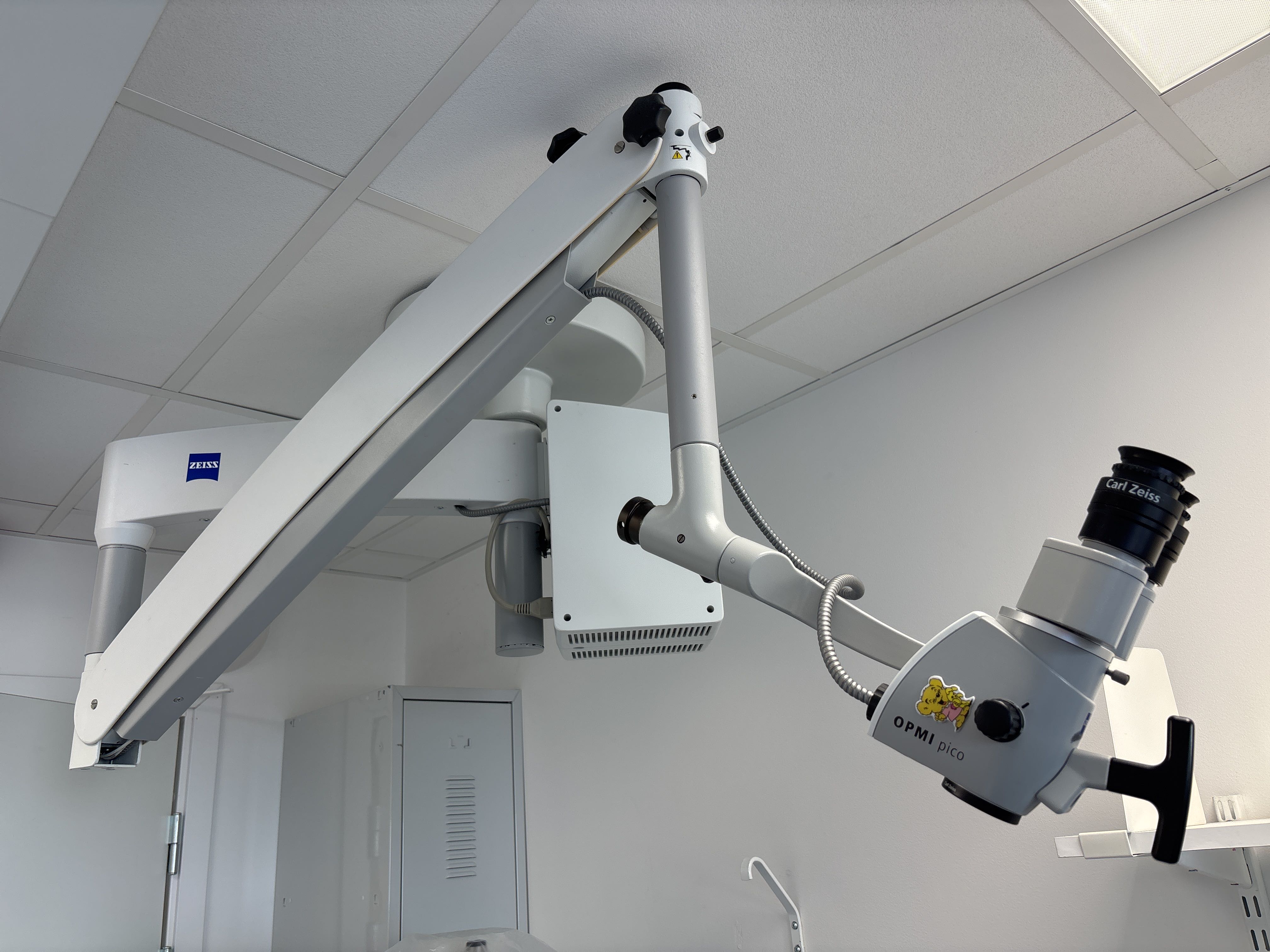 Takmonterat mikroskop - Carl Zeiss S100 OPMI Pico - Auktioner online ...