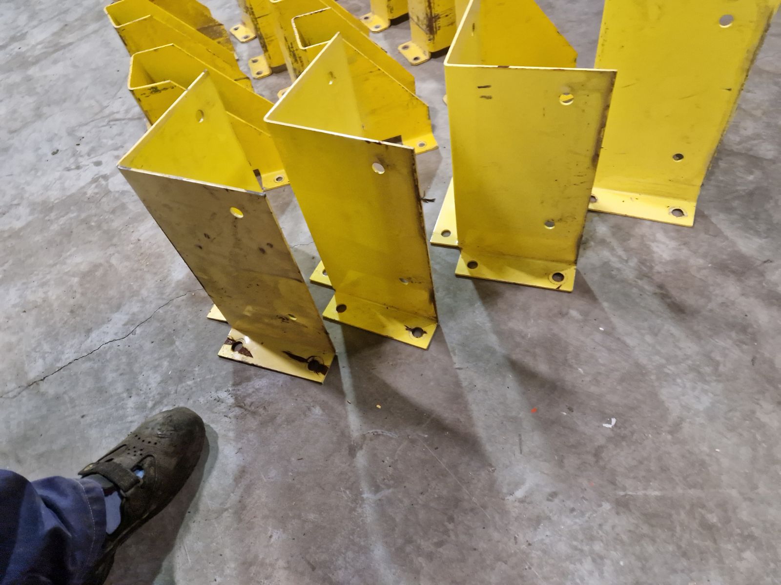 11 crash guards for pallet racks - PS Auction - We value the future ...