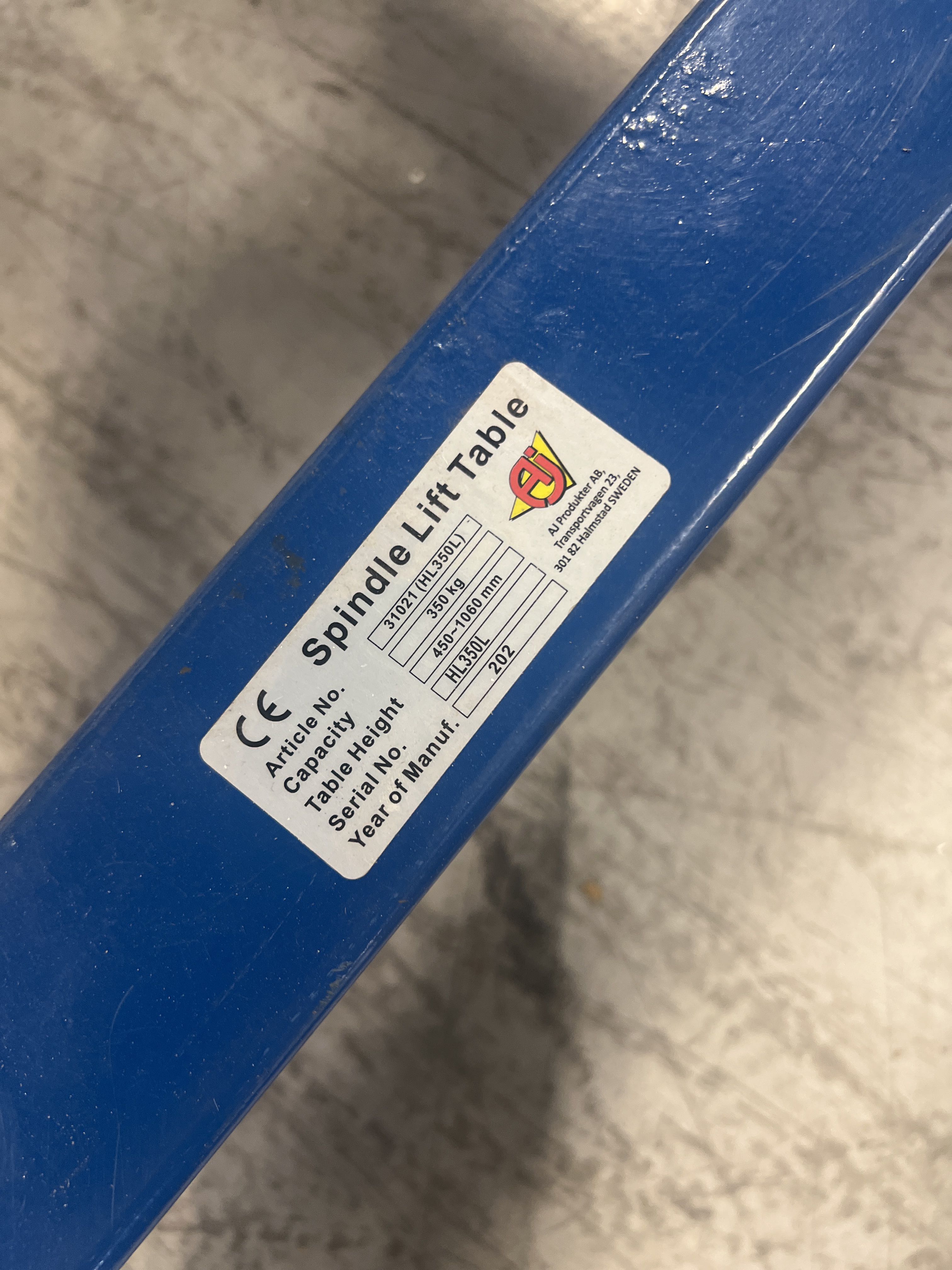 Lyftbord på hjul - Spindle Lift Table 350kg - Auktioner online ...
