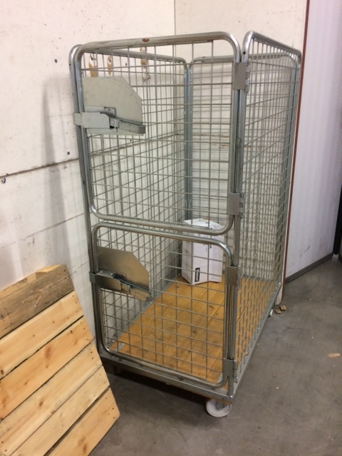 Paketkorg med trädäck - Auktioner online - Nätauktioner ...